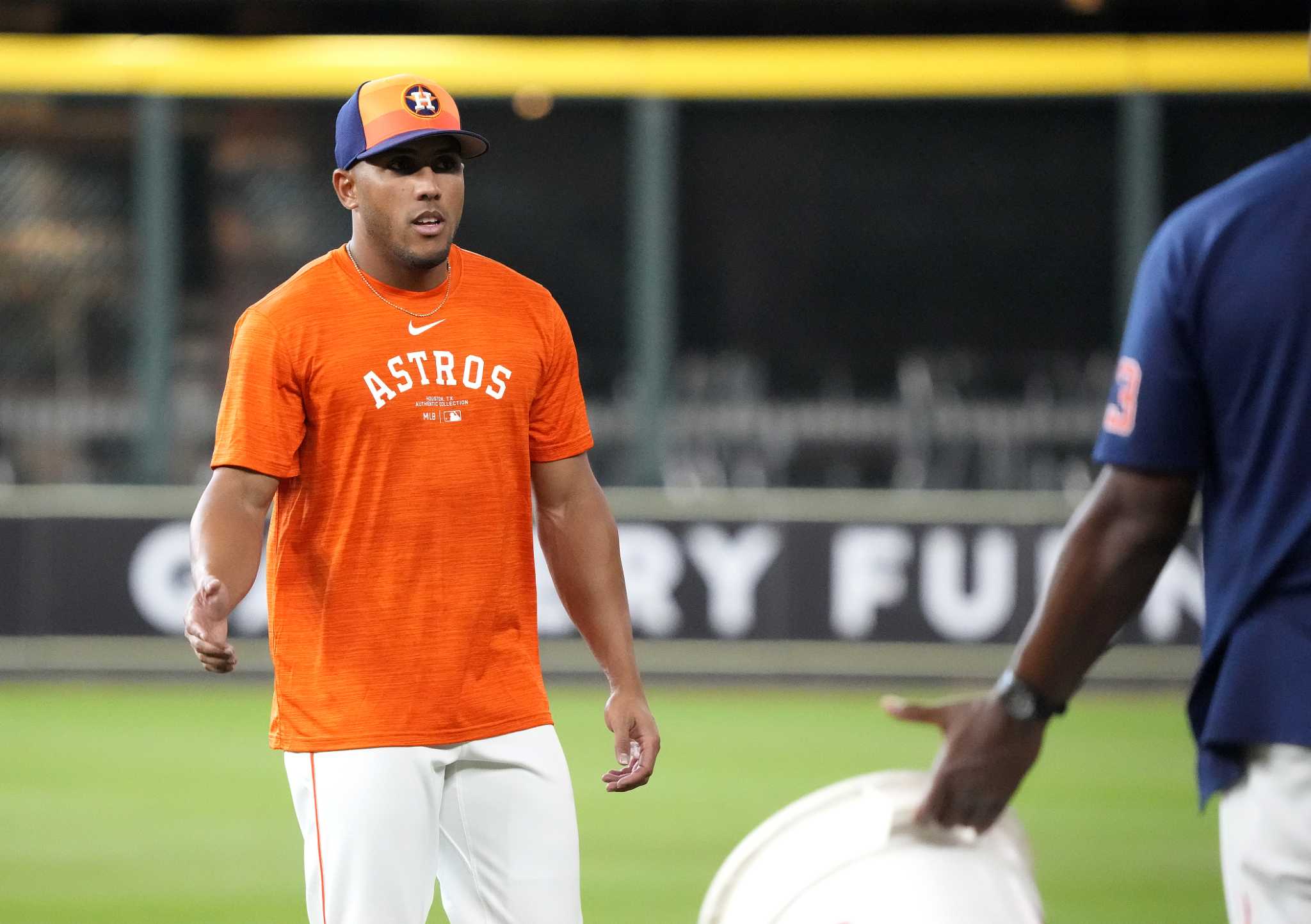Houston Astros call up outfielder Pedro León for long-awaited debut