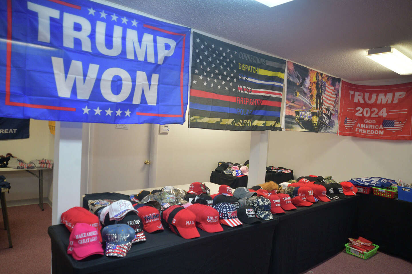 Connecticut Trump merchandise store to close this month
