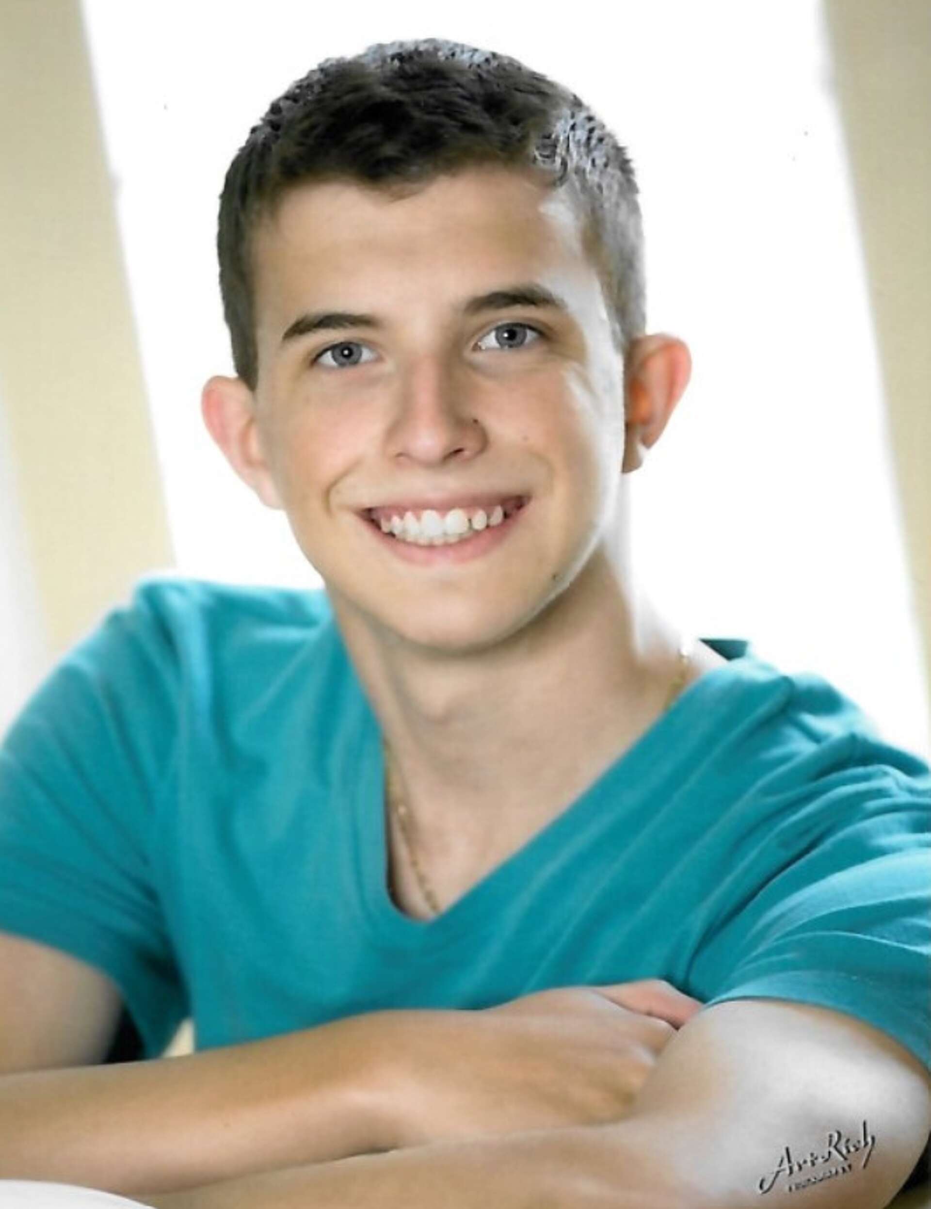 Harwinton man killed in crash on front lawn had 'kind heart': Obituary