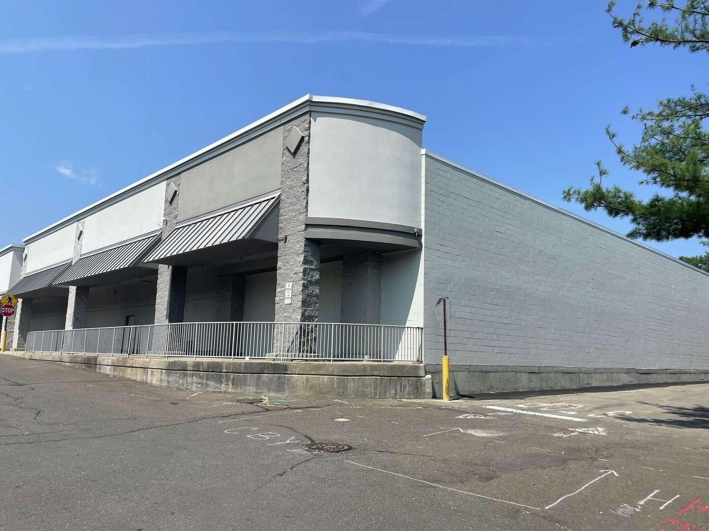 Target installs sign at upcoming Norwalk location, replacing Walmart