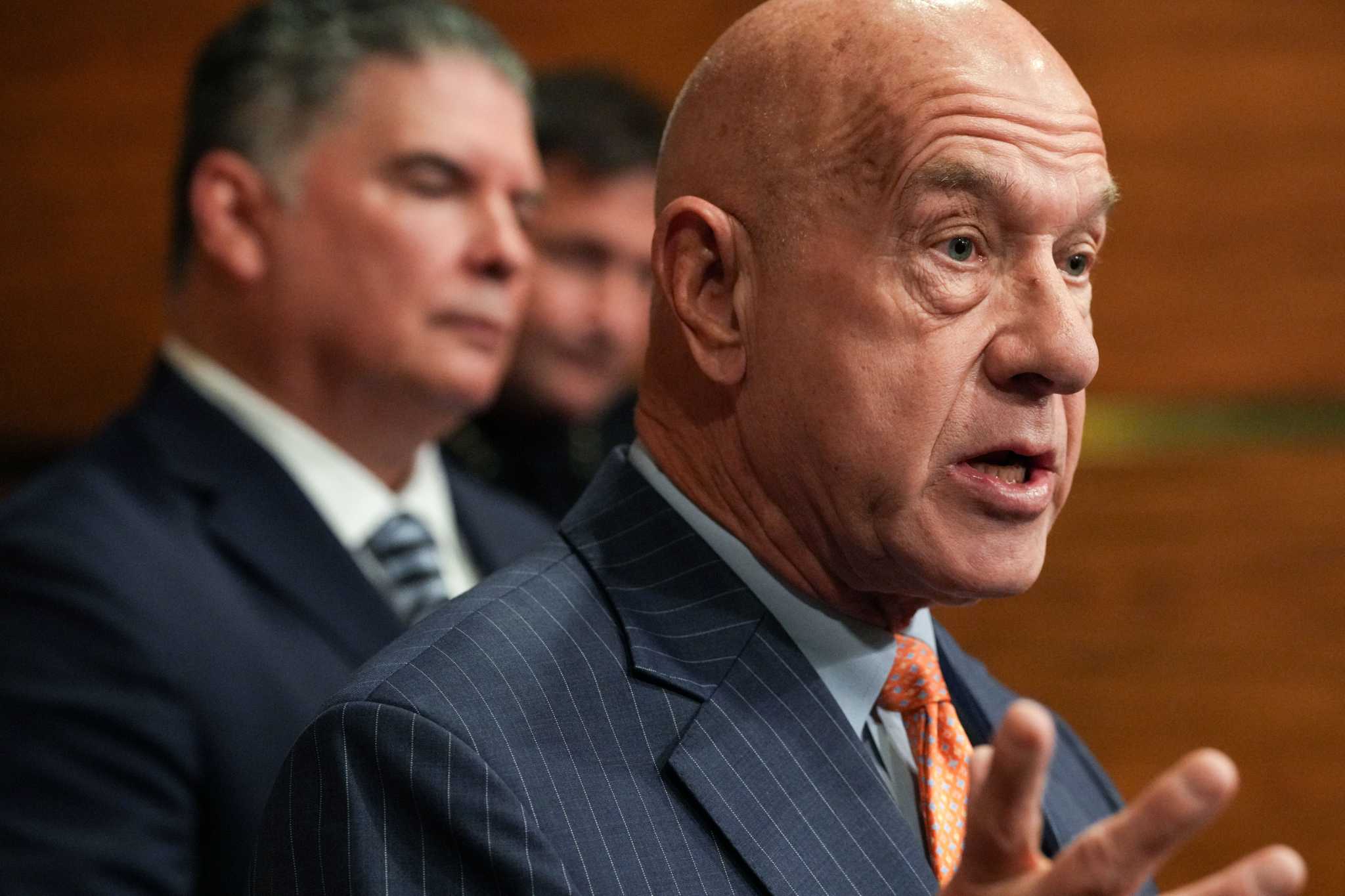 Whitmire may need state-level change to arm younger HPD recruits