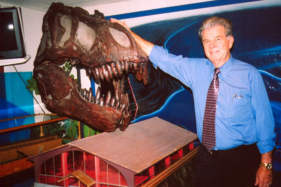 In Texas, dinosaur fossils exist next to creationist museum