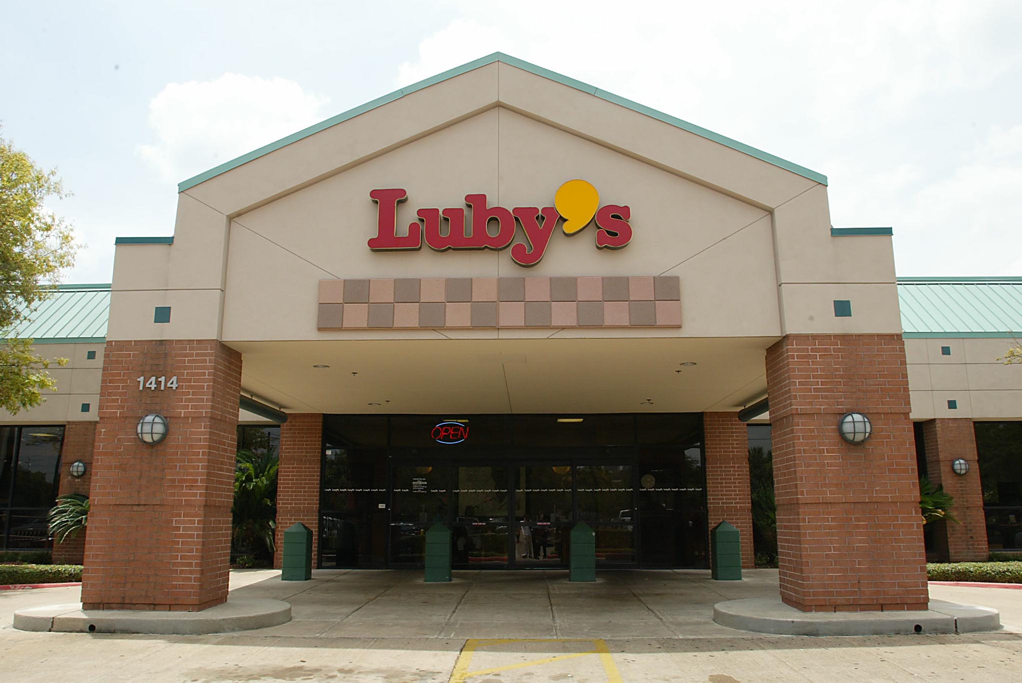 Luby's worker served more than 5 million people upon retirement