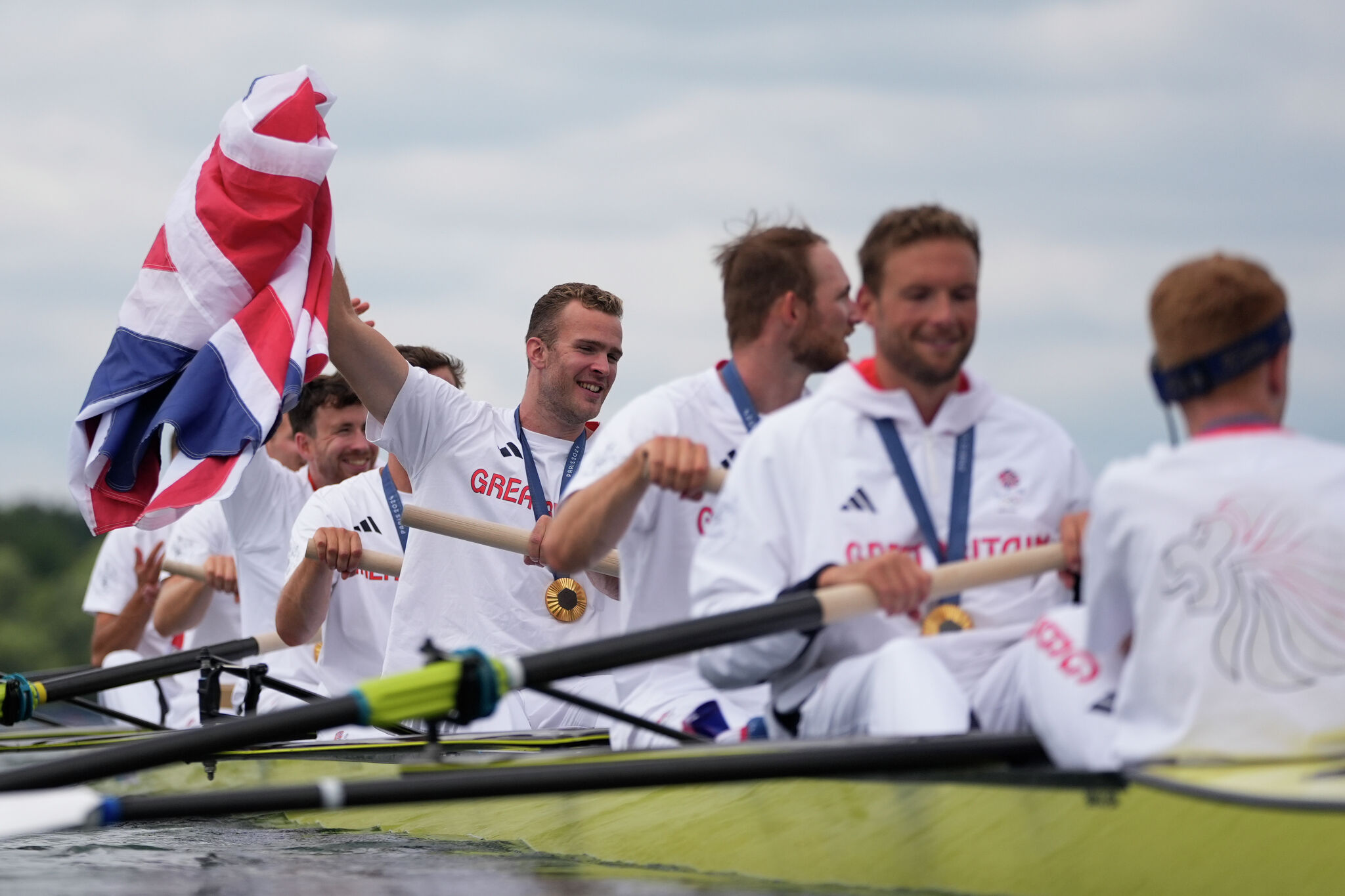 Yale rowers lead Great Britain men's eights to gold, U.S. to bronze