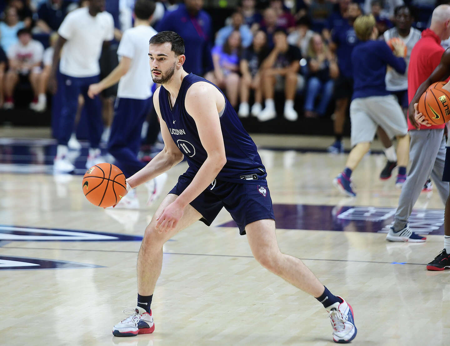 UConn men's basketball motto is 'Dynasty' as Huskies chase three-peat