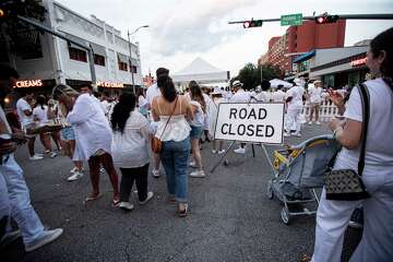 White Linen Night draws thousands to Houston Heights neighborhood