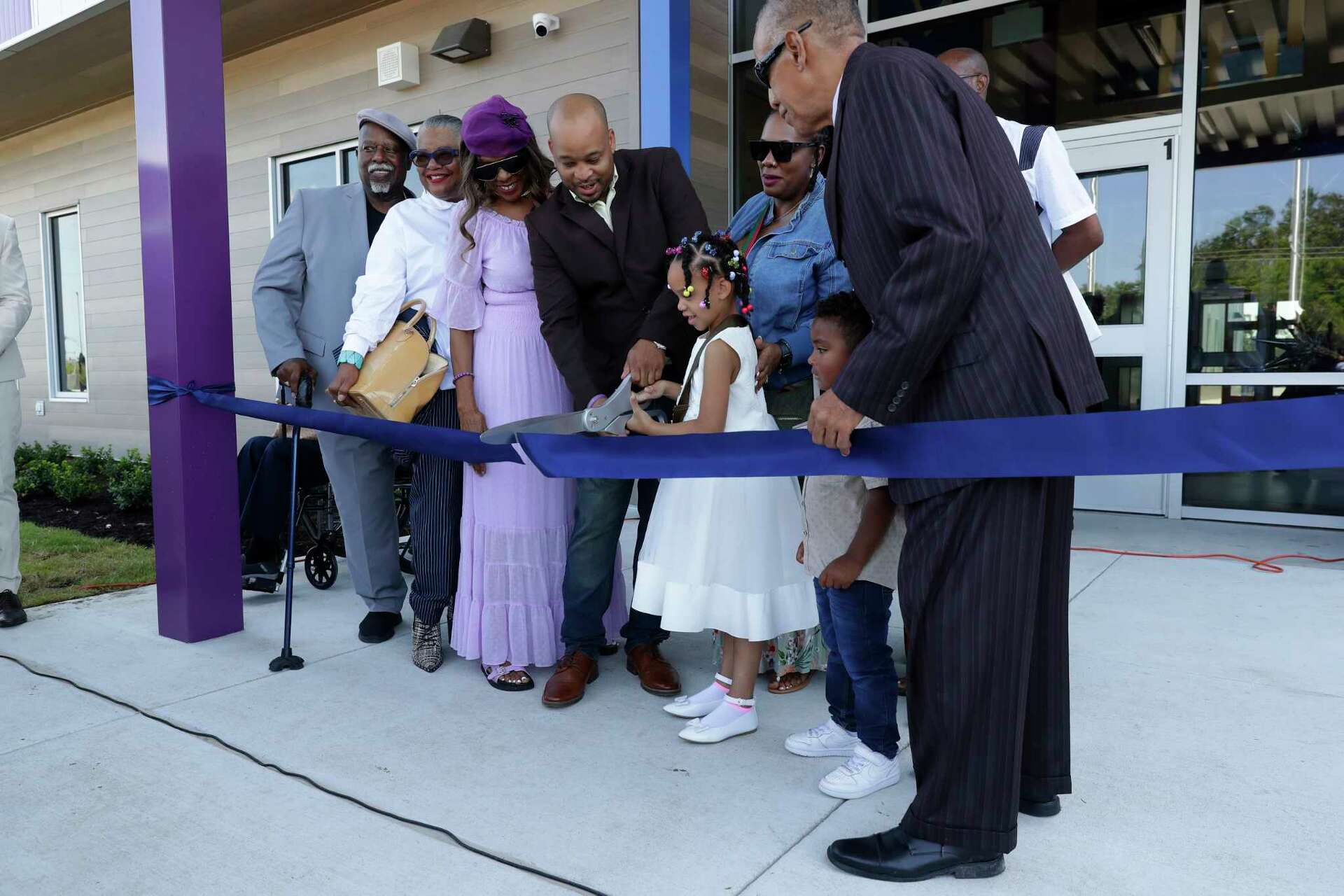 Rêve Prep charter school opens new building, renewed for 10 years