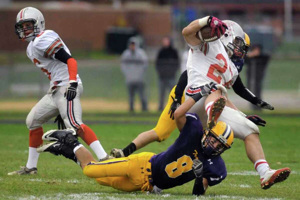 Panthers dominate to advance