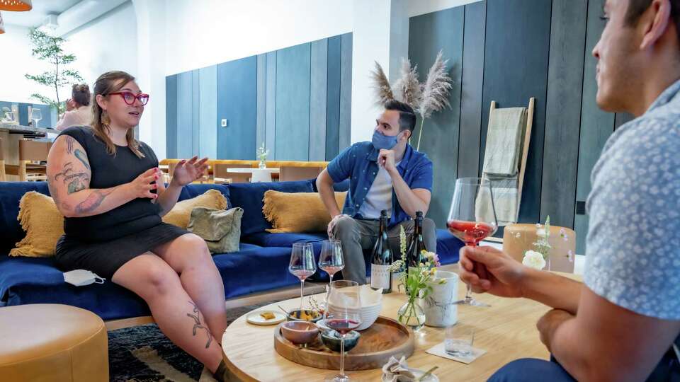 An ideal wine tasting itinerary for downtown Healdsburg