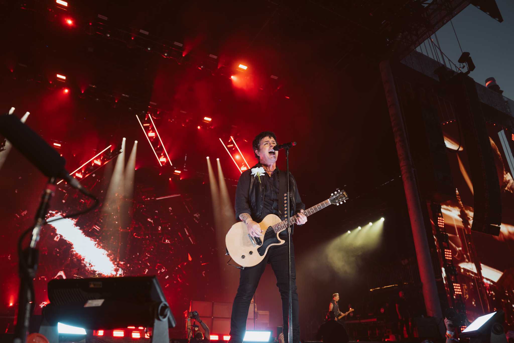 Green Day welcomes Deadpool and Wolverine during ‘Saviors’ tour