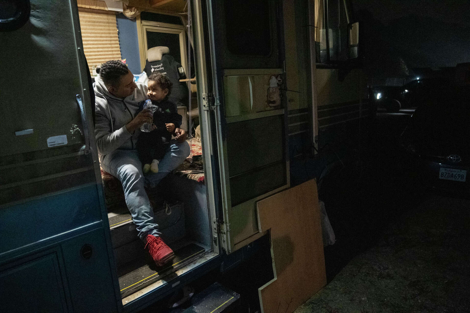 Homeless SF families living in RVs near Stonestown are displaced