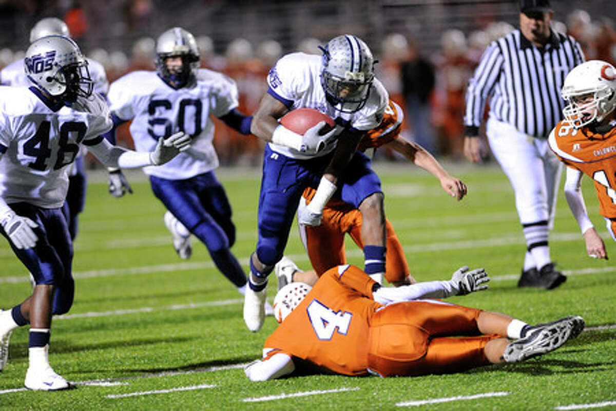 Garrett runs for 216 in win against Caldwell