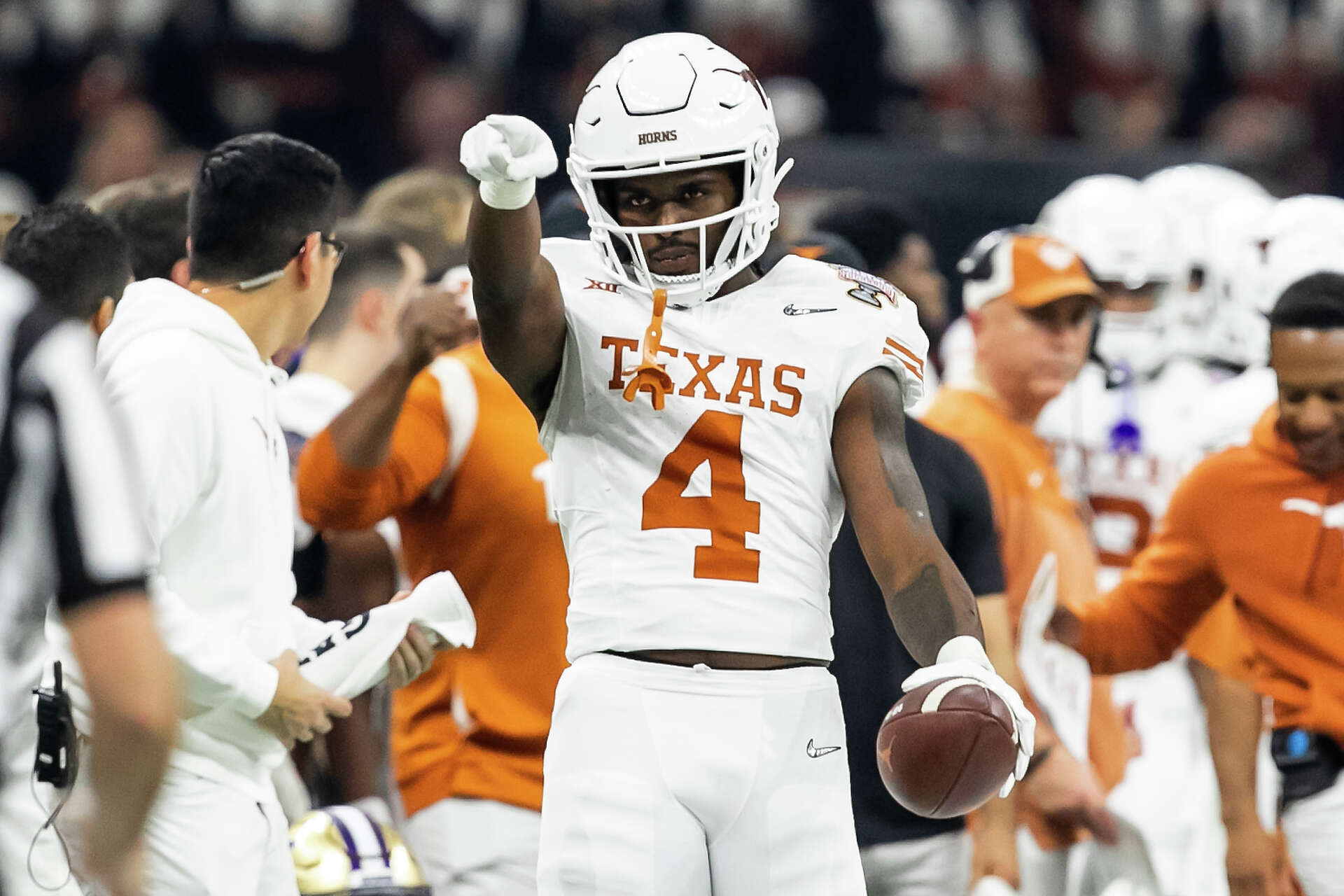 CJ Baxter injury: Texas Longhorns lose key piece of RB room
