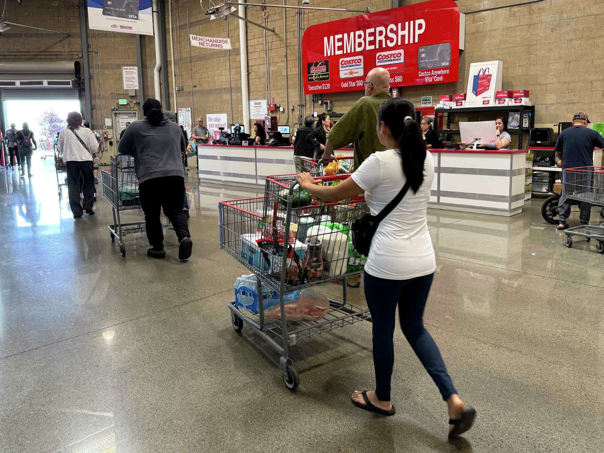 Costco rolls out membership card scanners to curb unauthorized entry
