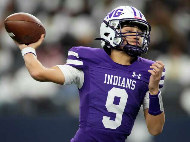 Port Neches-Groves QB Conor Bailey reaches career passing milestone