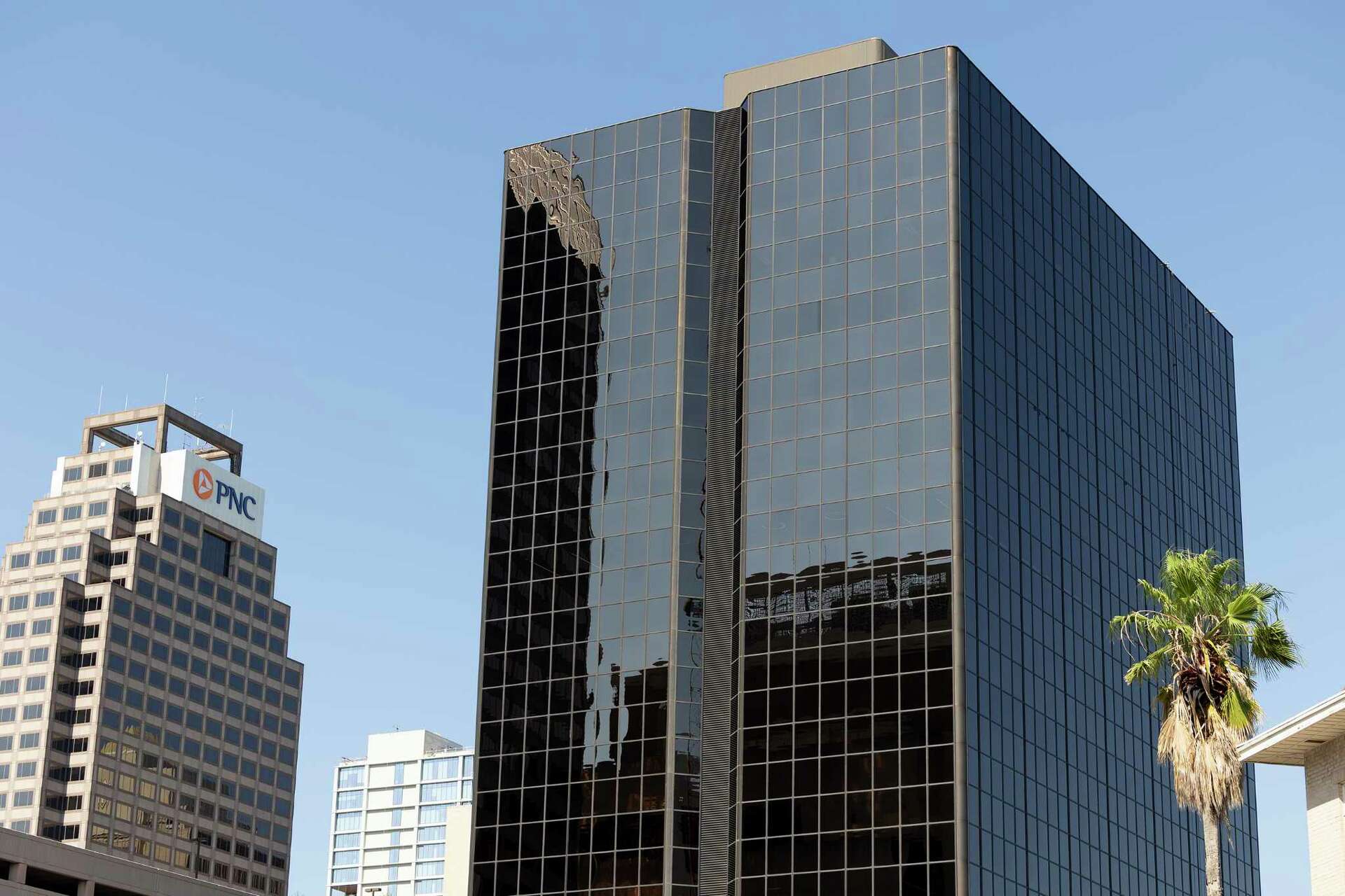 UTSA to buy major office building amid downtown San Antonio expansion