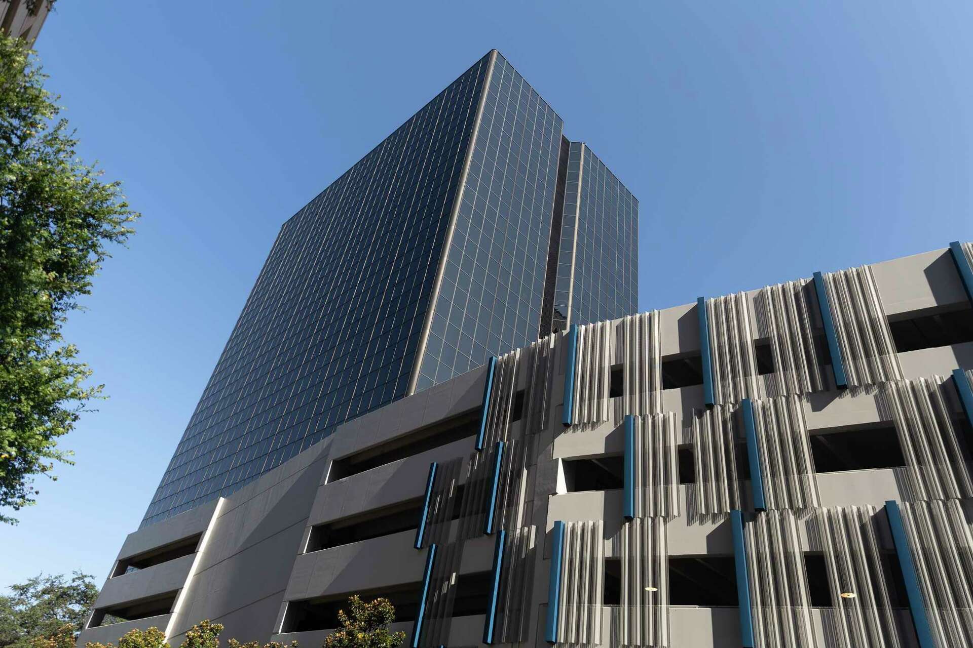 UTSA to buy major office building amid downtown San Antonio expansion
