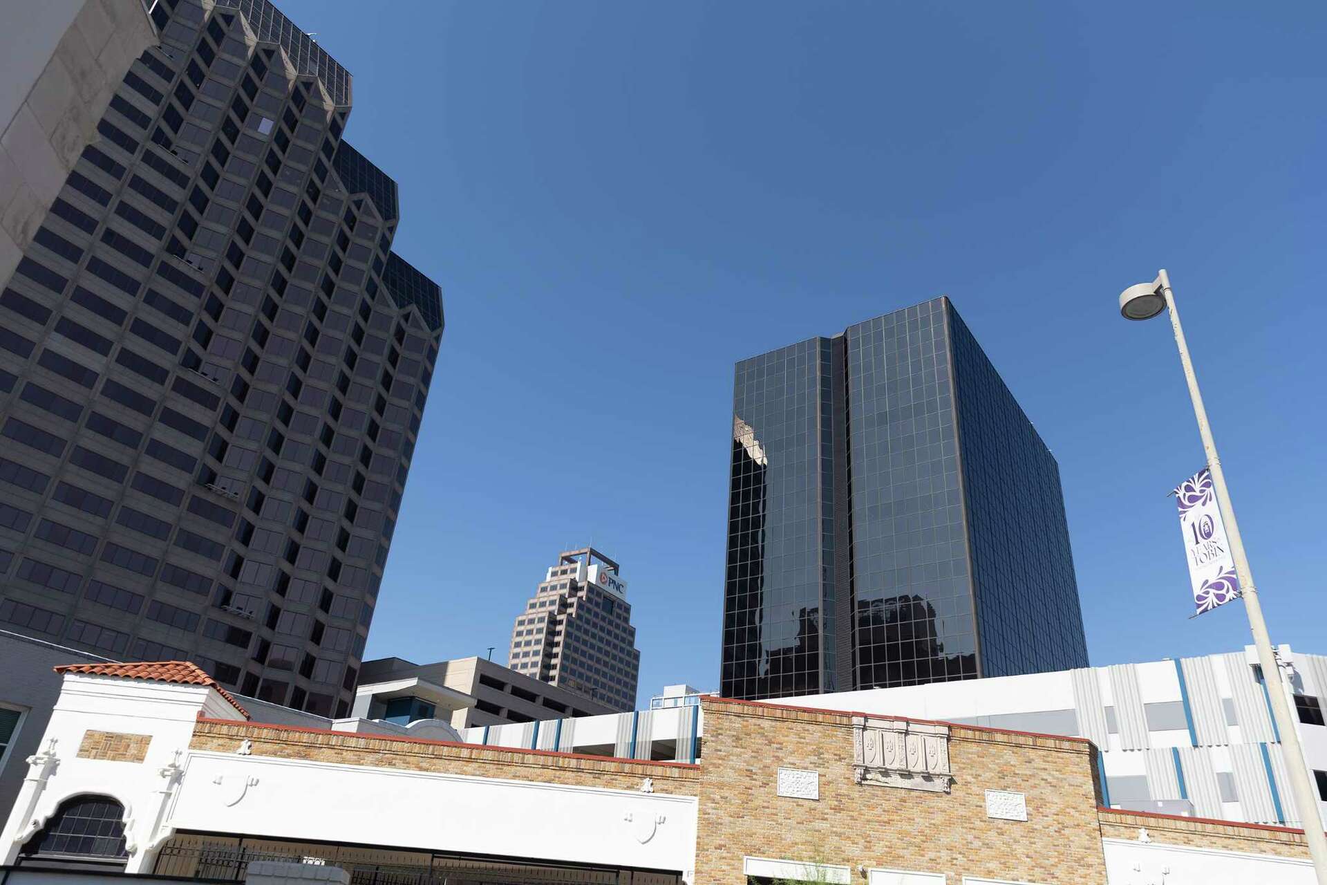 UTSA to buy major office building amid downtown San Antonio expansion