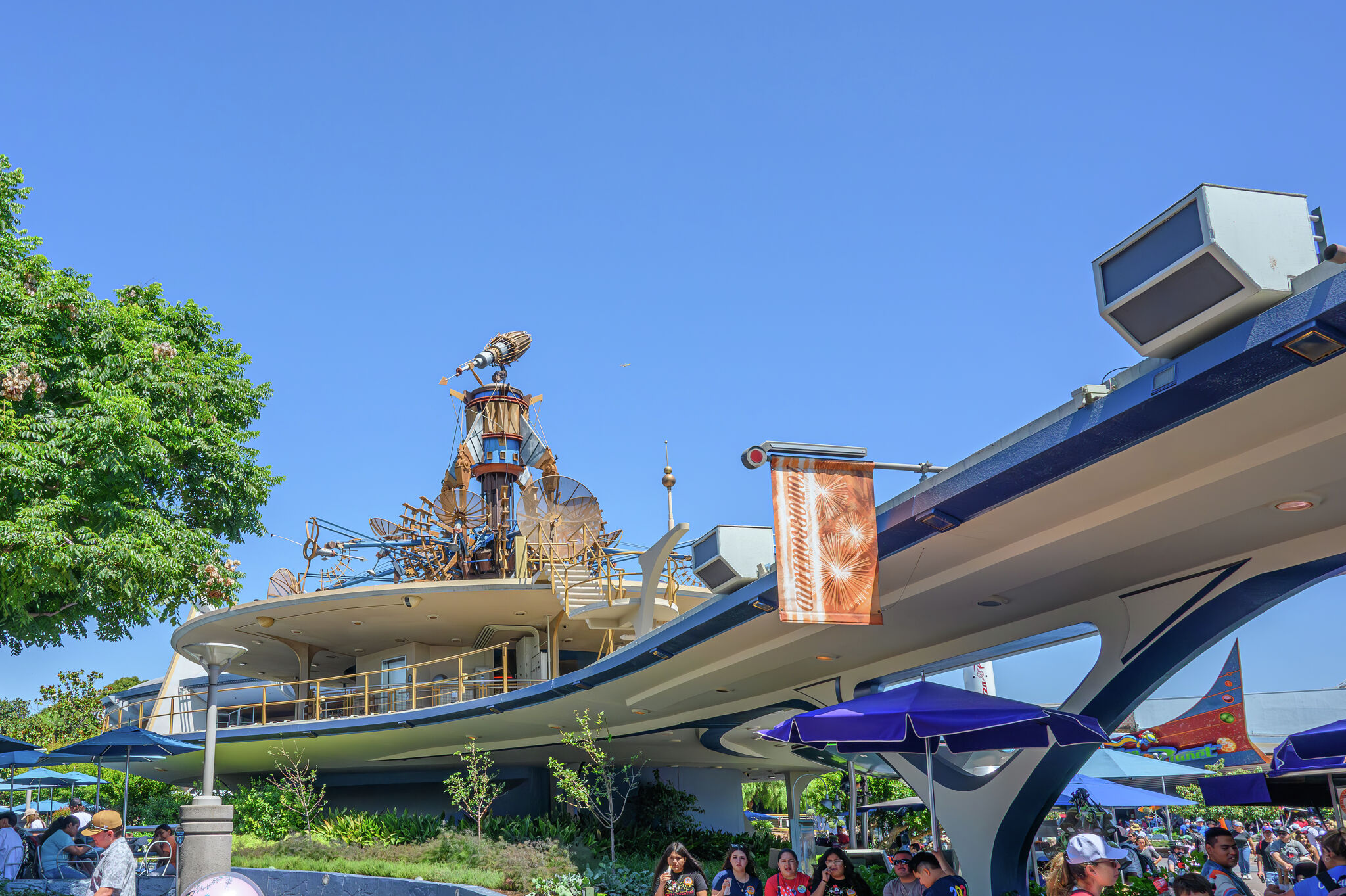 The failed, ugly '90s Disneyland ride that still looms over guests