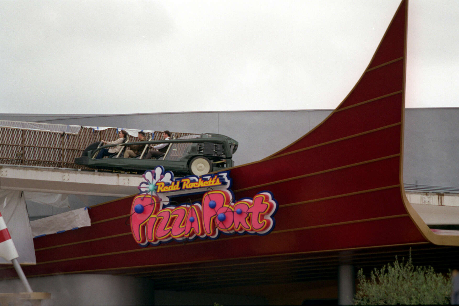 The failed, ugly '90s Disneyland ride that still looms over guests