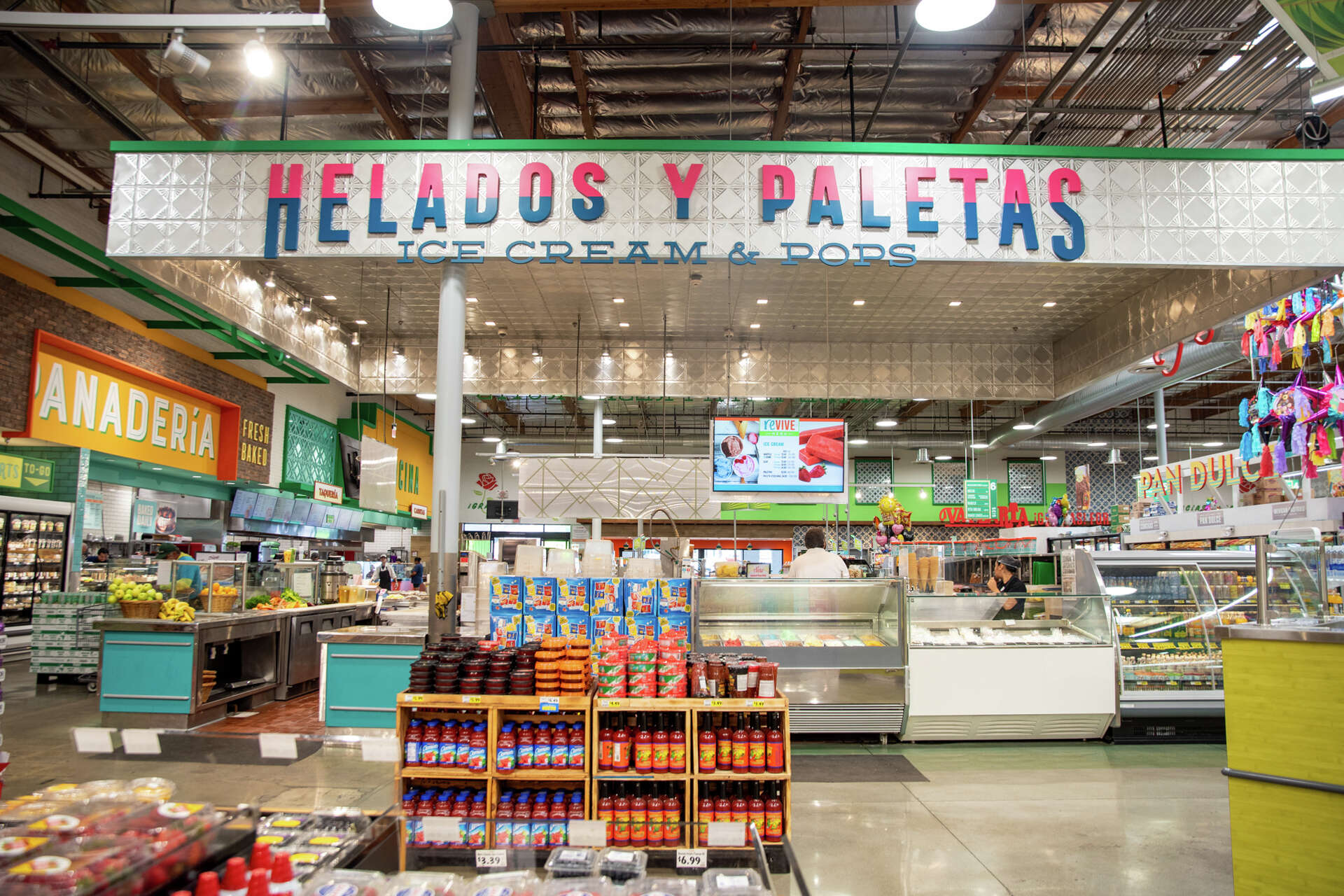 This Calif. Mexican grocery chain's a must, and not just for tortillas