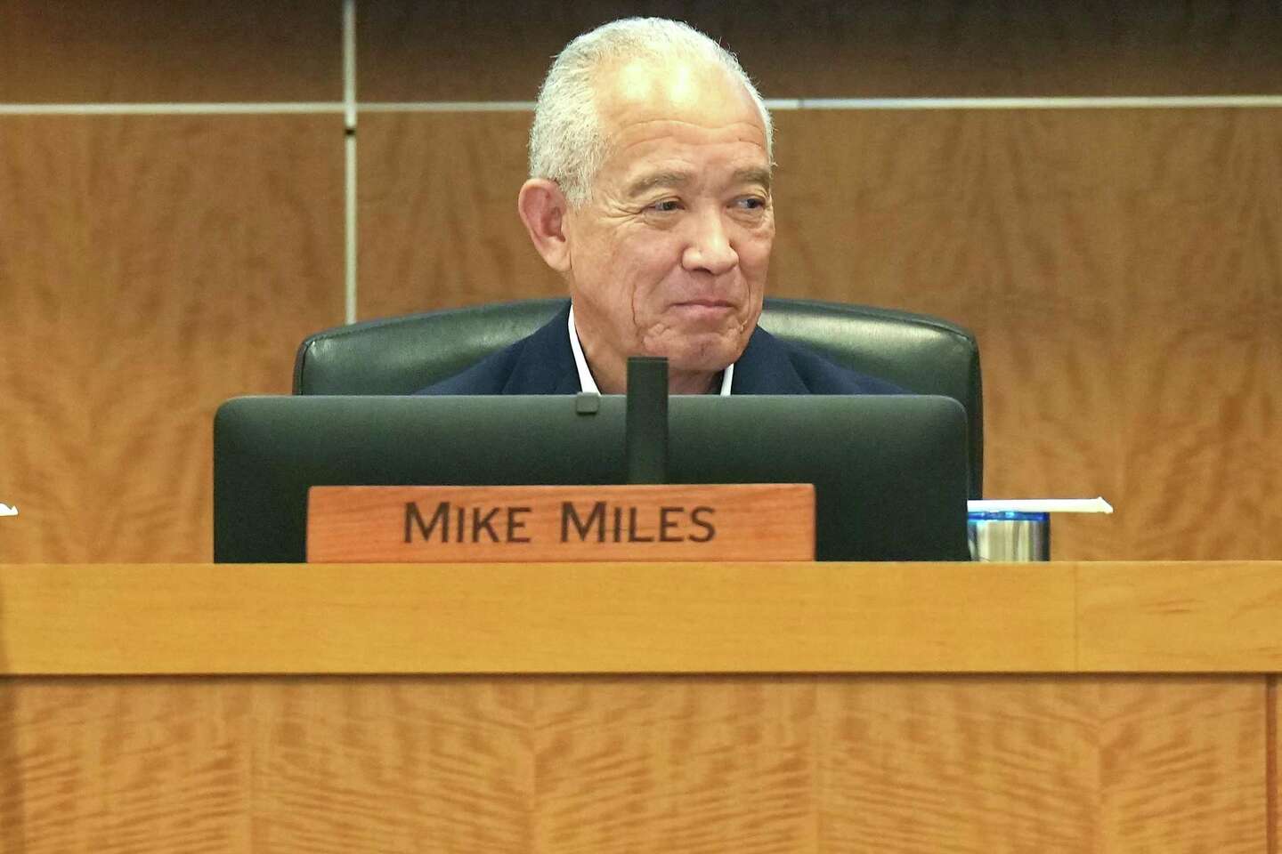 HISD releases ‘confidential’ evaluation of Superintendent Mike Miles