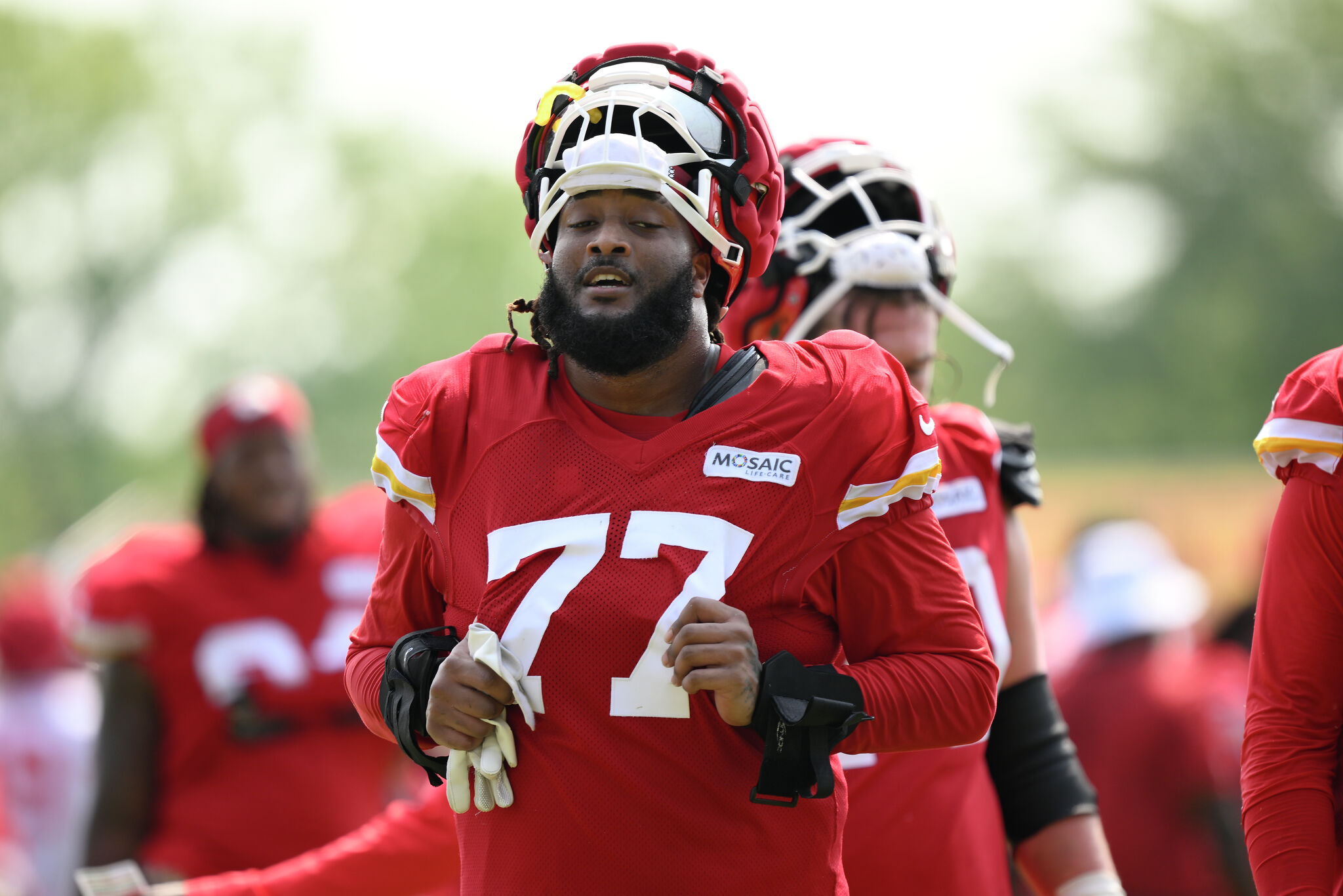 New Canaan football great Lucas Niang gets deal with NFL's Commanders