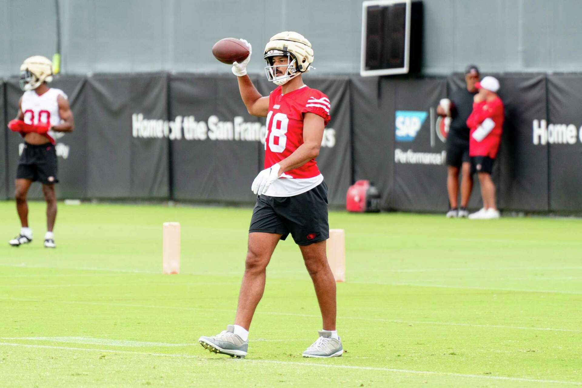 49ers cut TE Logan Thomas, most experienced backup for George Kittle