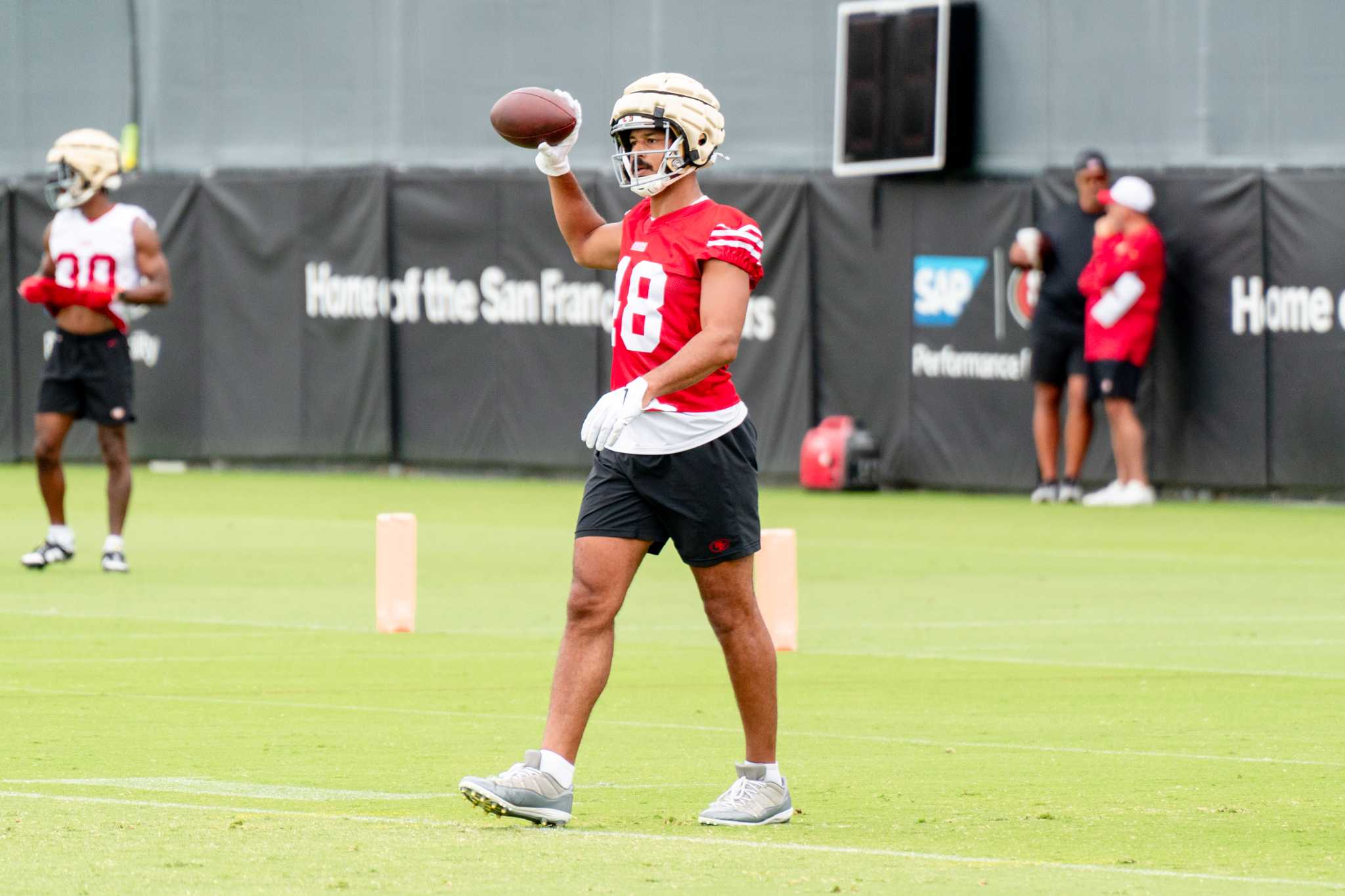 49ers cut TE Logan Thomas, most experienced backup for George Kittle