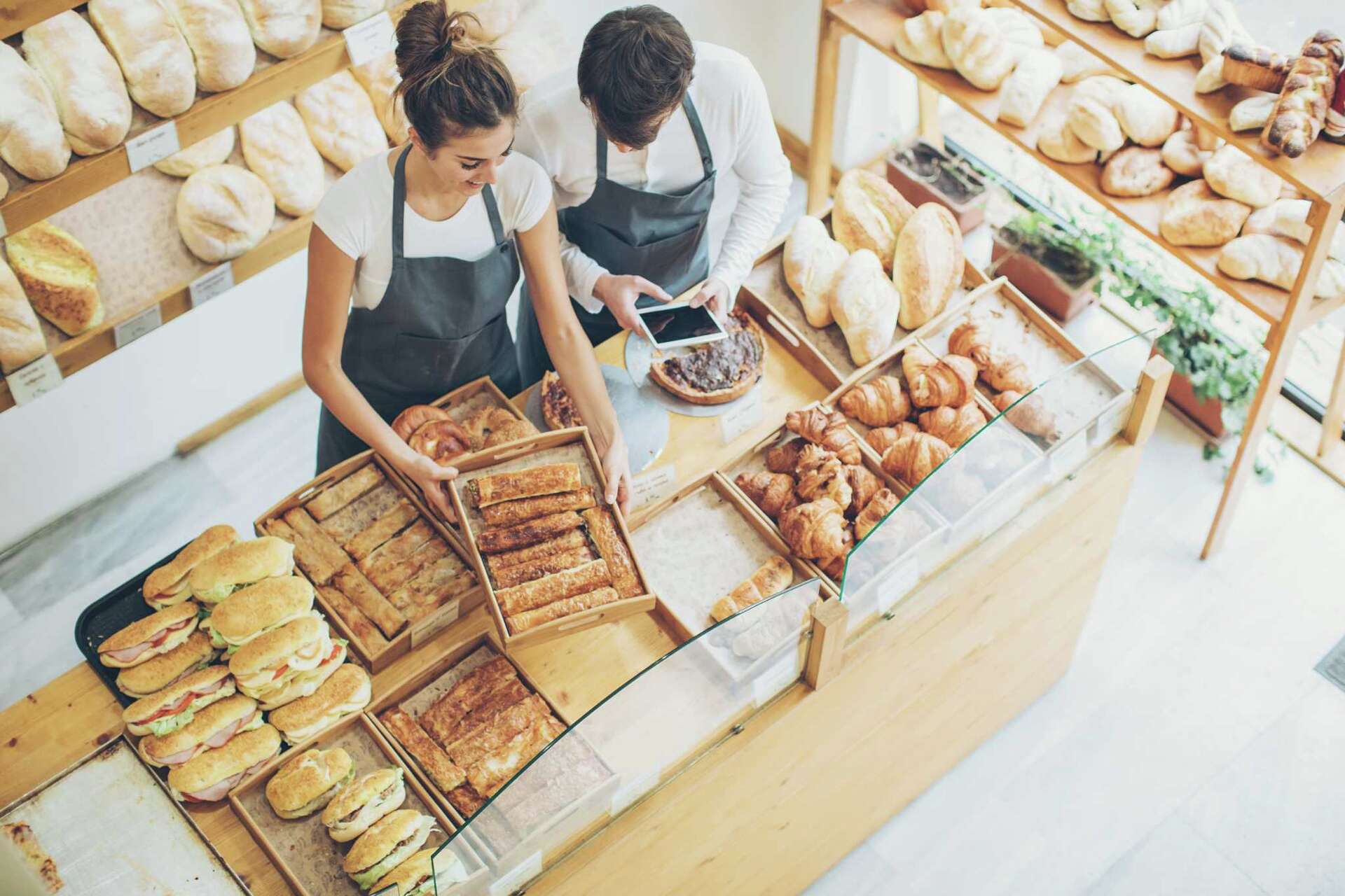 Advantages & Disadvantages of Part-Time Jobs