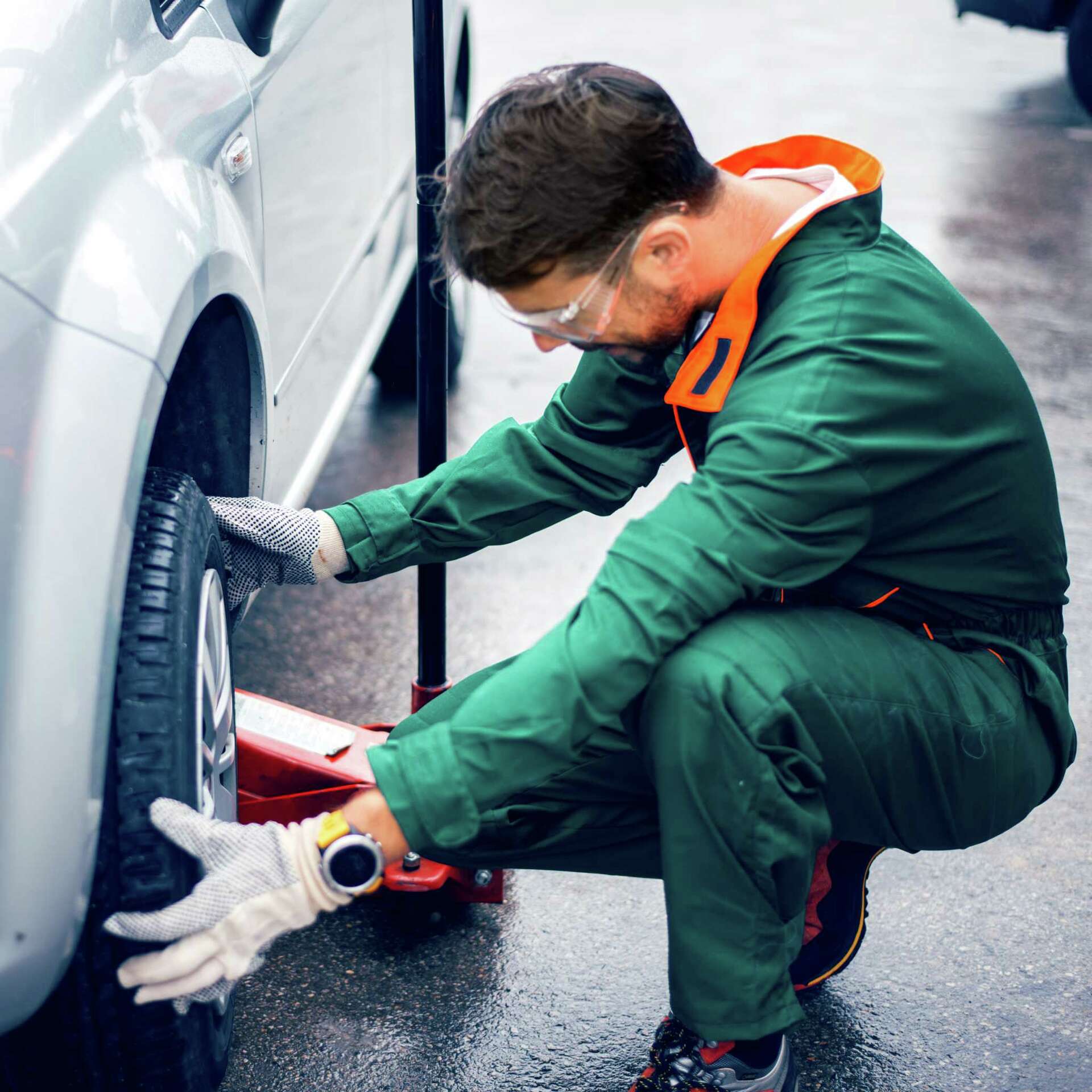 Automotive Lube Technician Job Description