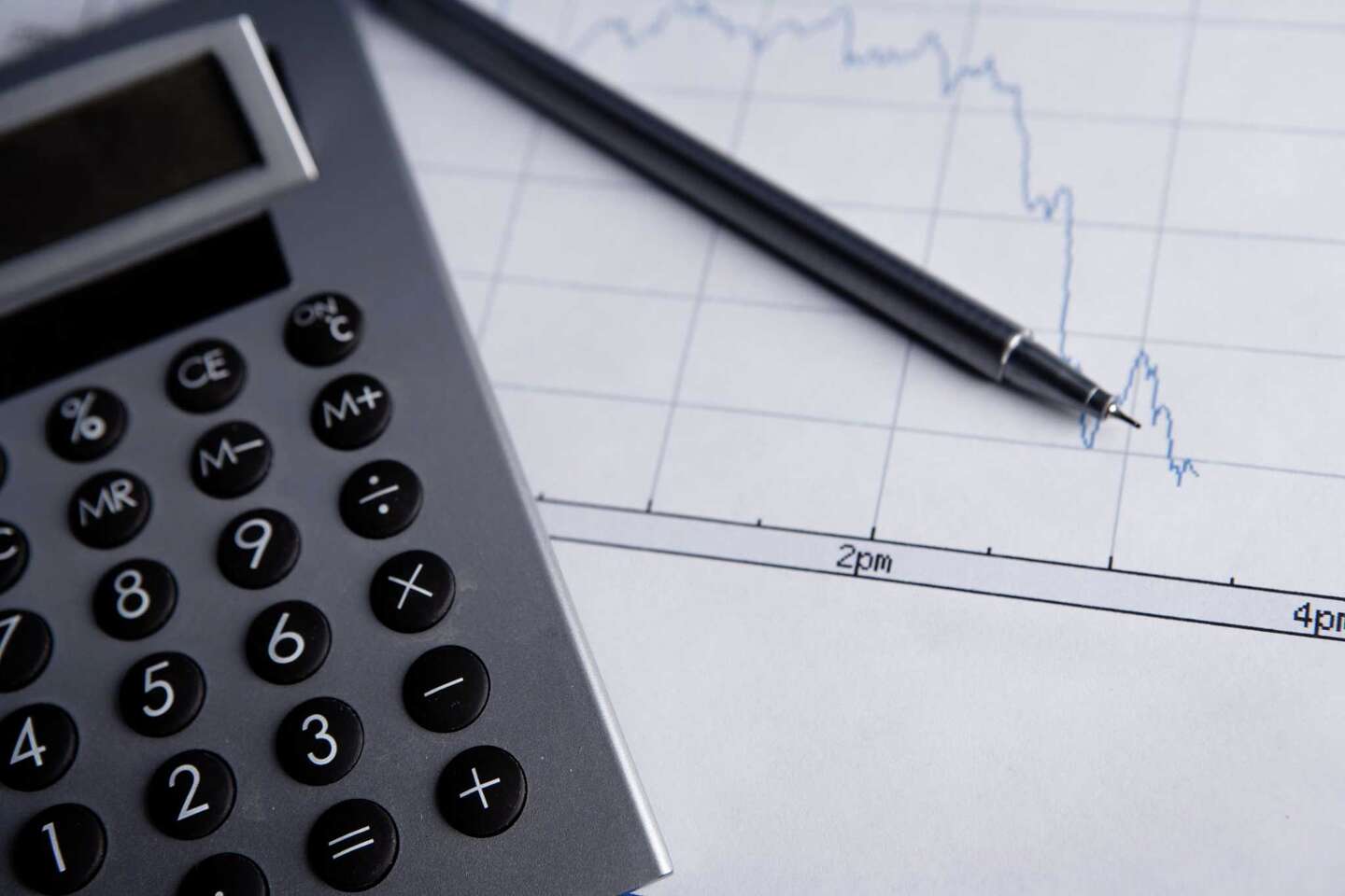 What Is the Difference Between a Comptroller & a Vice President of Finance?