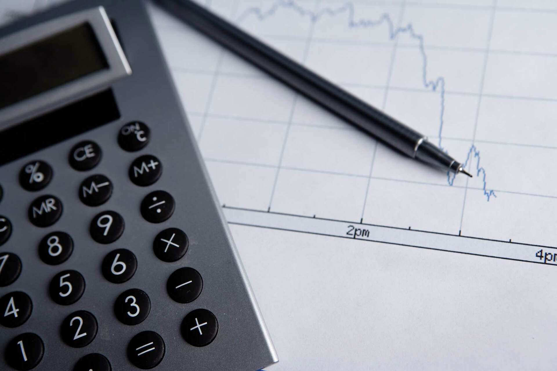 What Is the Difference Between a Comptroller & a Vice President of Finance?