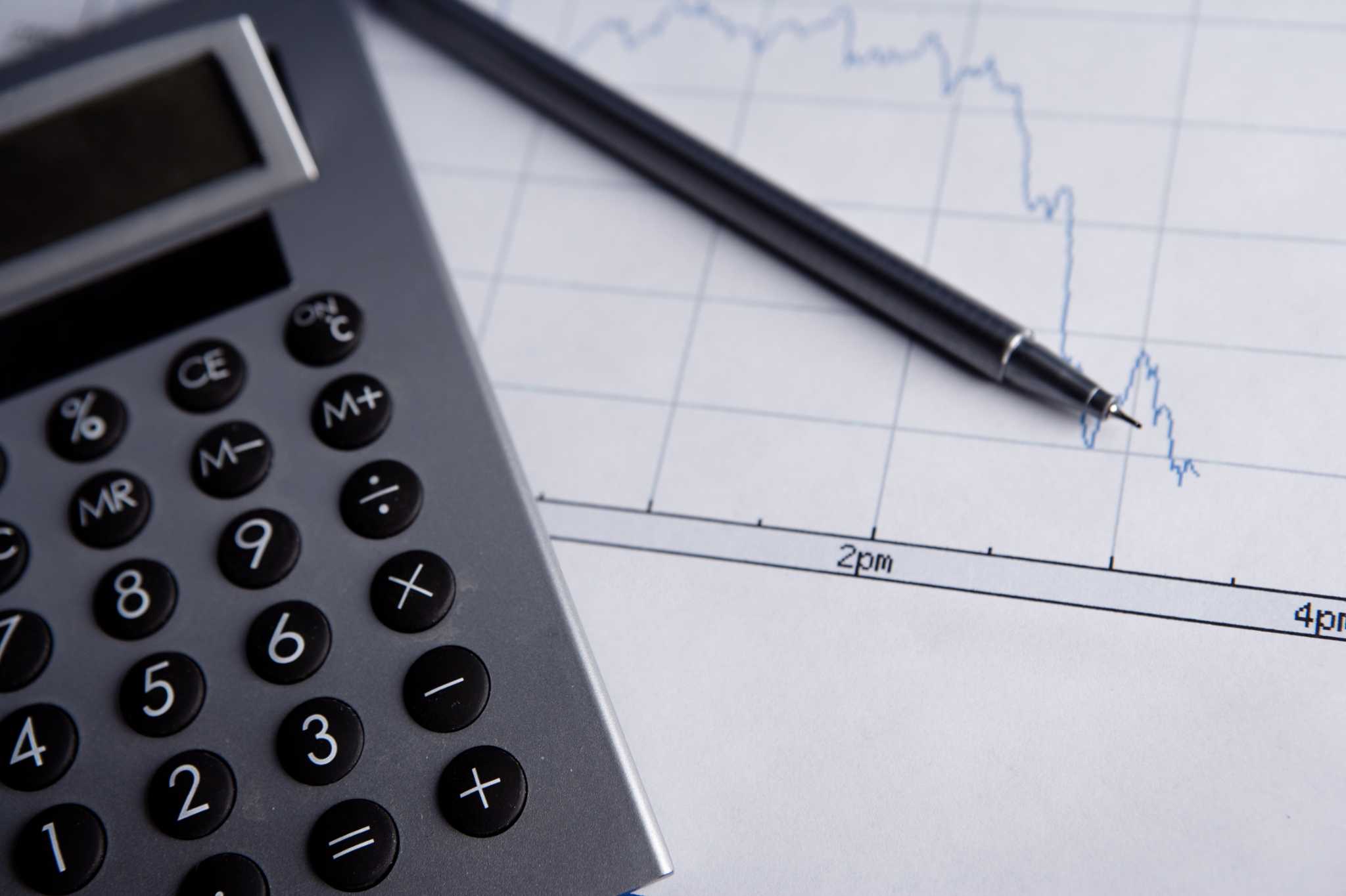 What Is the Difference Between a Comptroller & a Vice President of Finance?