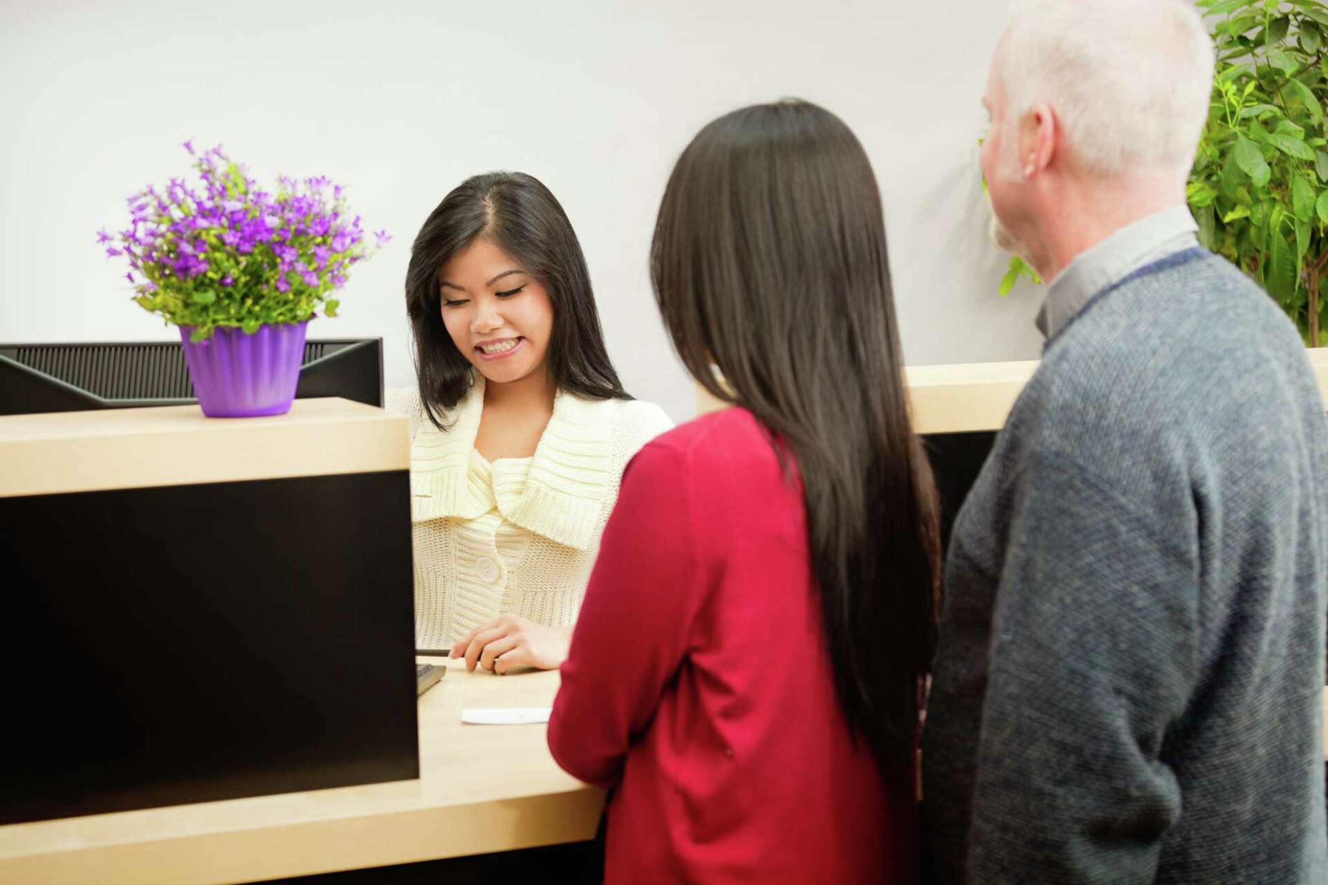 What Do Bank Tellers Do and What Kind of Training Do They Need?