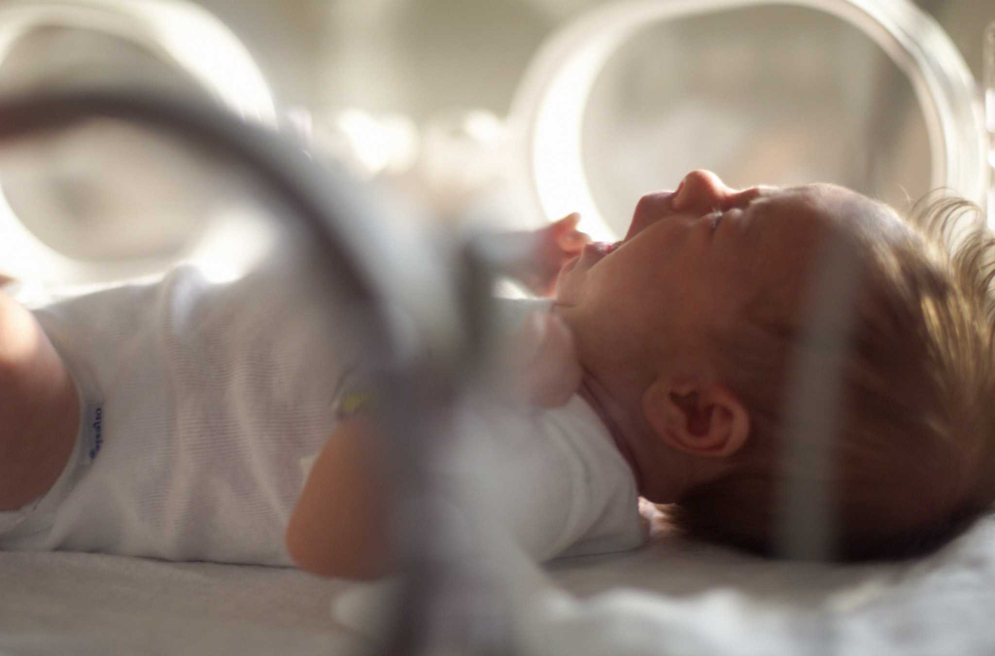 How to Become a Maternity Ward Nurse