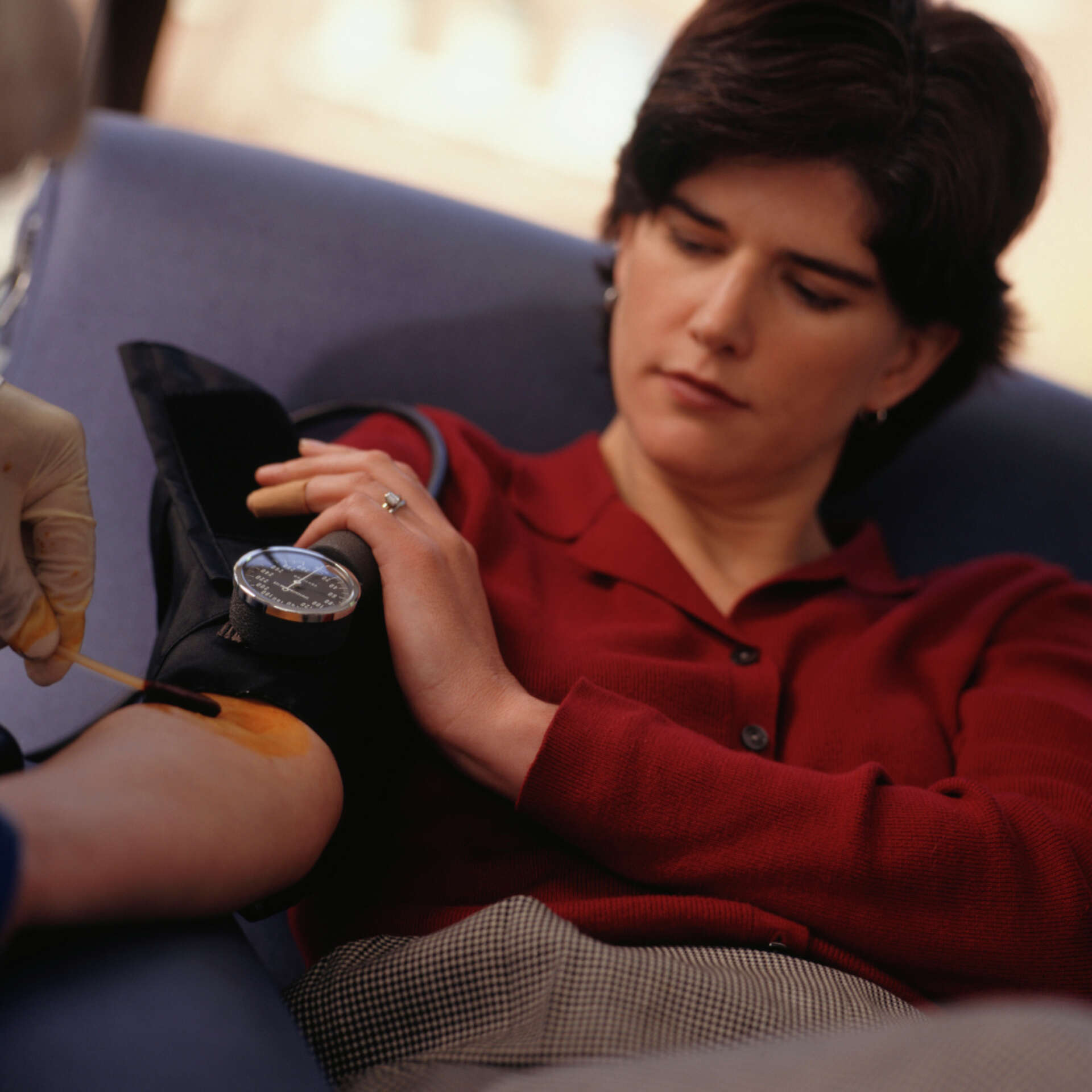 How to Become a Paramedical Examiner