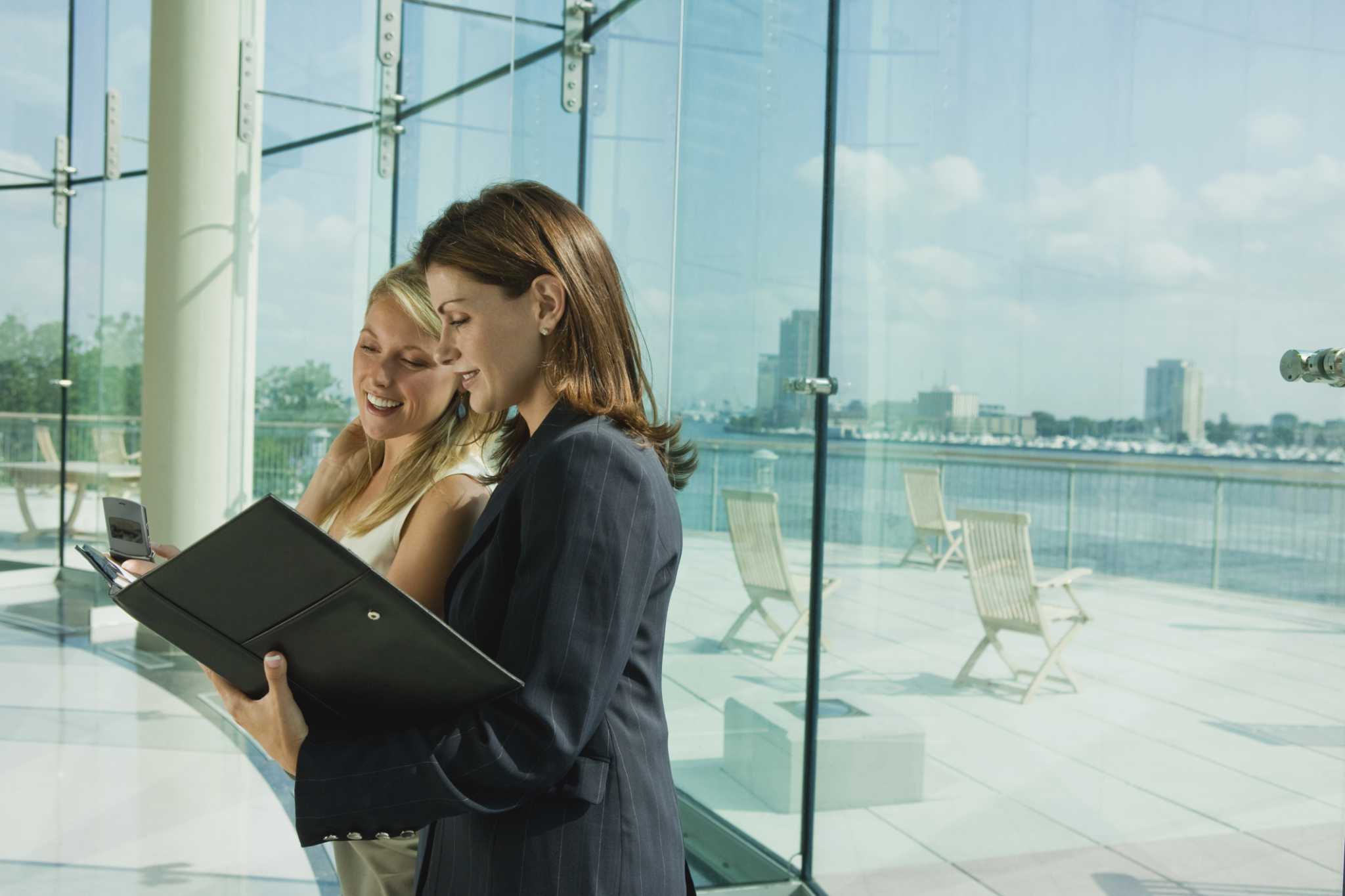 How to Make a Portfolio for a Hairstylist