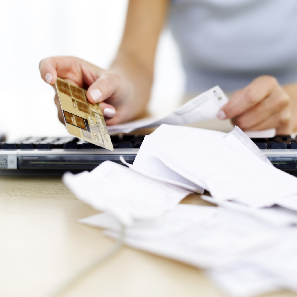 Can Bad Credit Stop Me from Being a Certified Custom Broker?