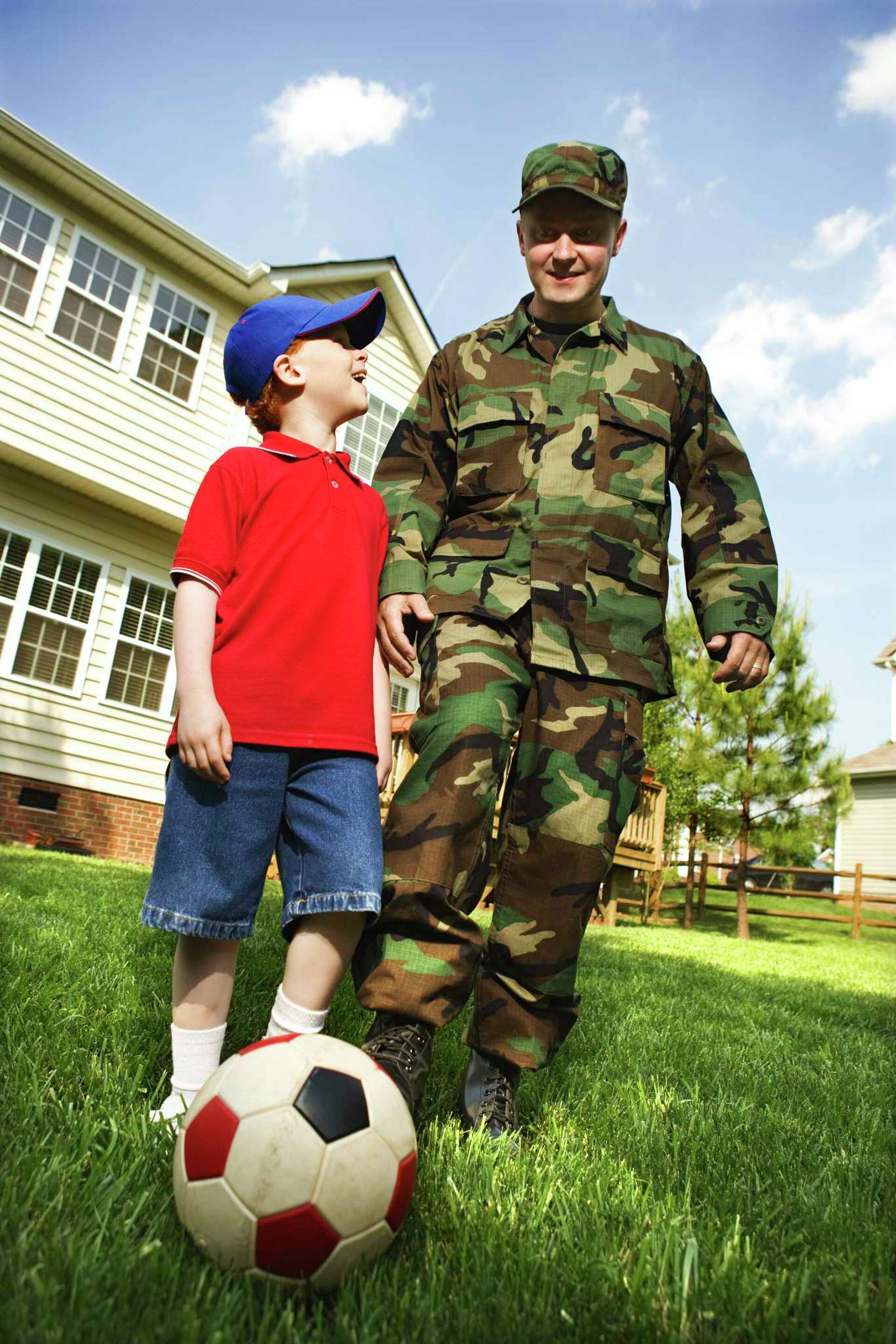 Can a Married Woman With Four Children Join the Army?