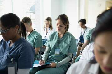 What Classes Do I Need to Take to Become a Doctor?