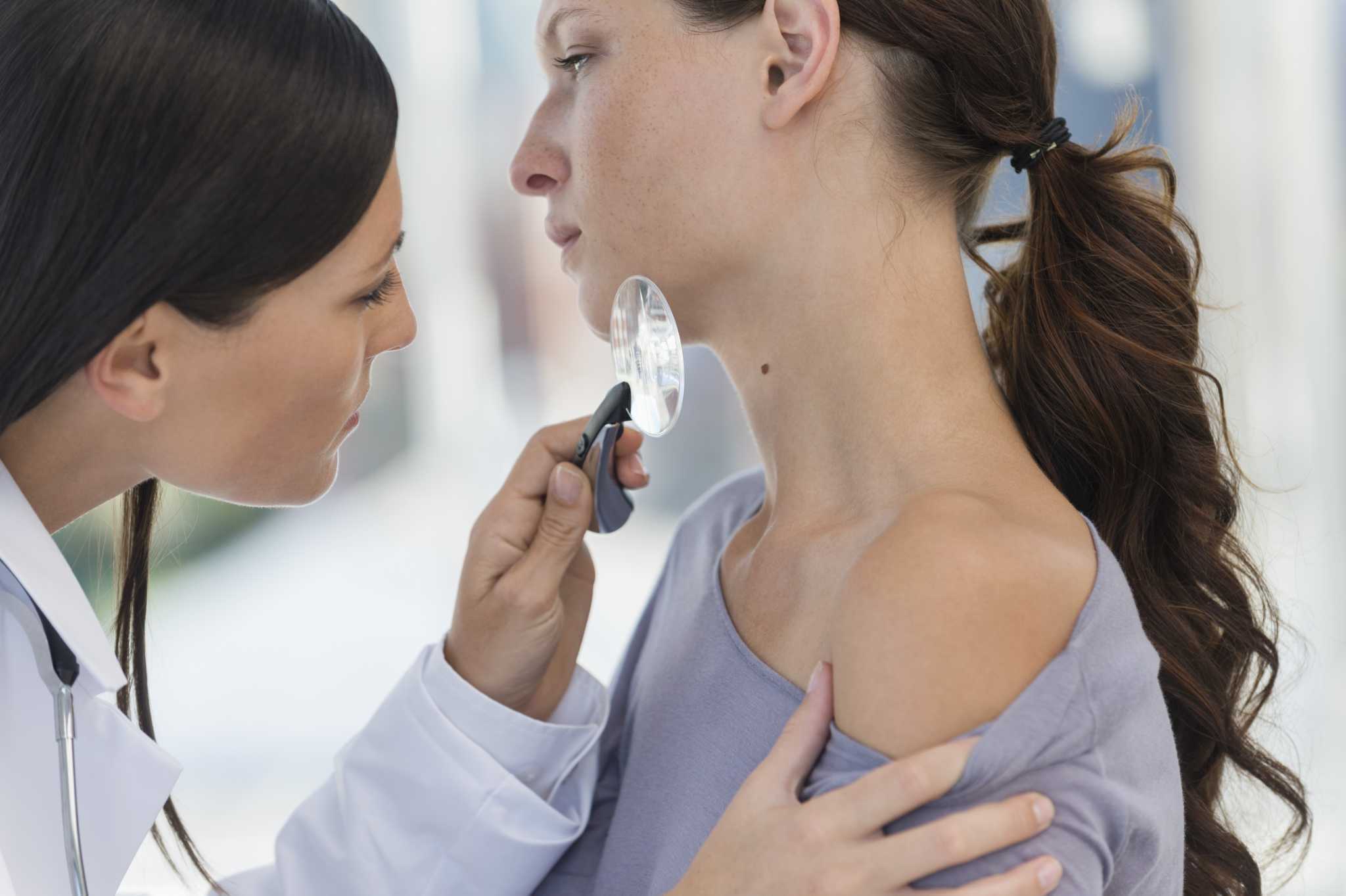 College Courses Taken in Order to Become a Dermatologist College Courses Taken in Order to Become a Dermatologist