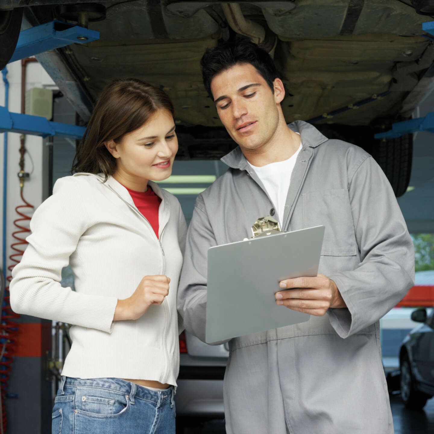 How to Correct My Coworker if He Gives a Customer the Wrong Information