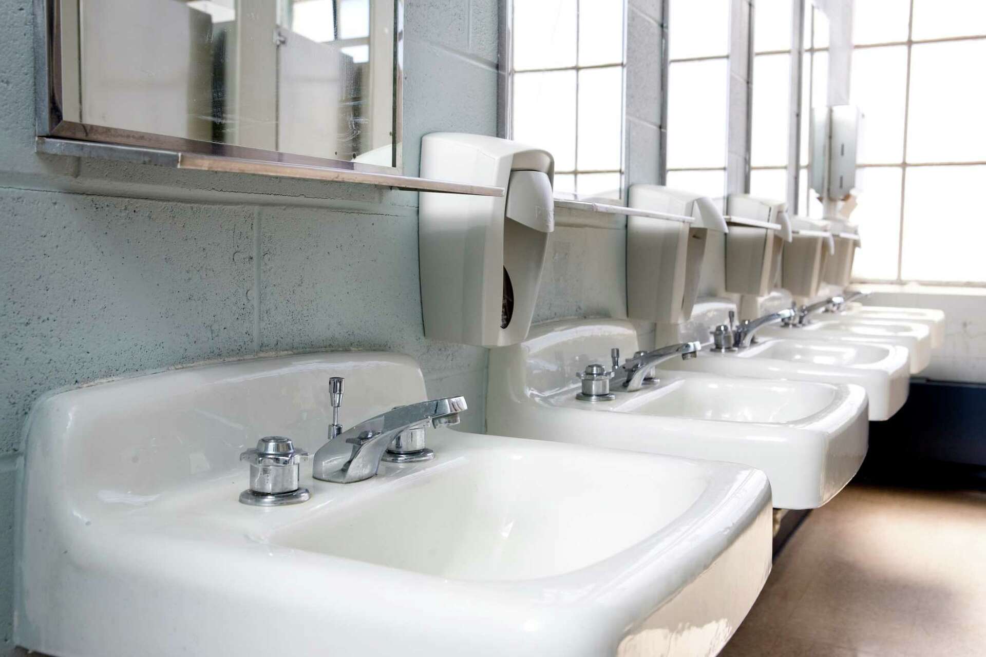 Coworkers & Bathroom Etiquette