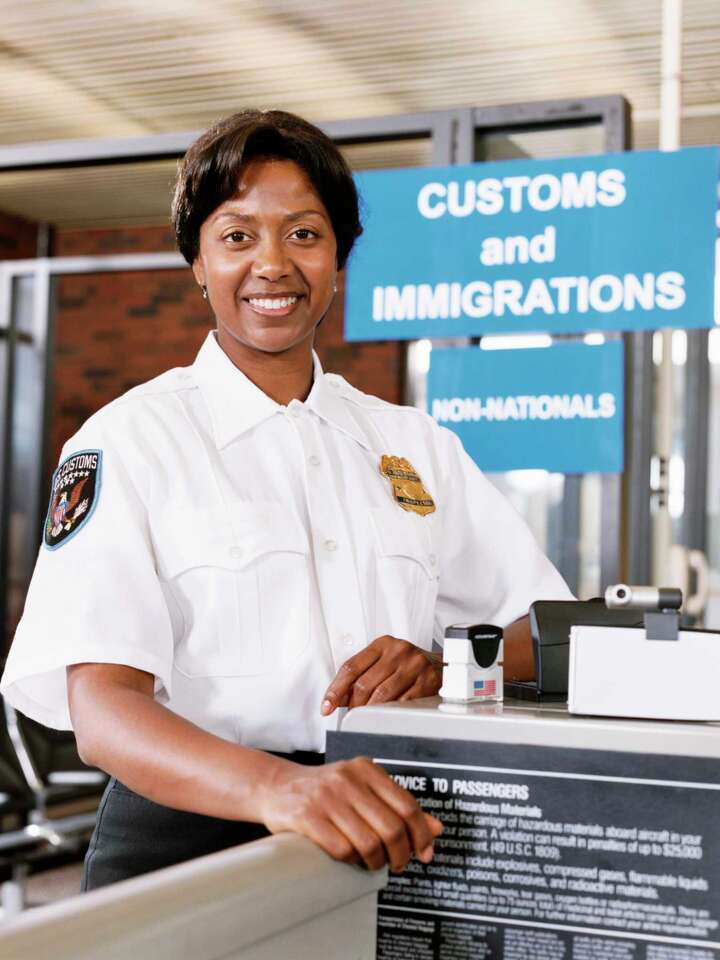 Customs Agent Pay Scale