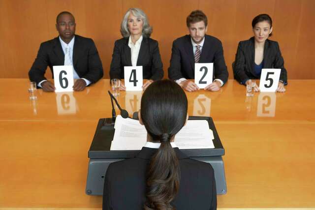 How to Dress for Your Interview With Long Hair