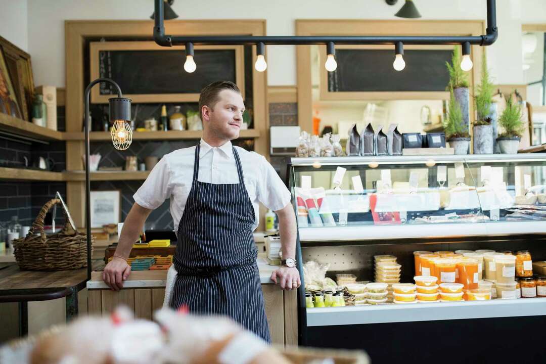 What Are the Duties of a Deli Worker?