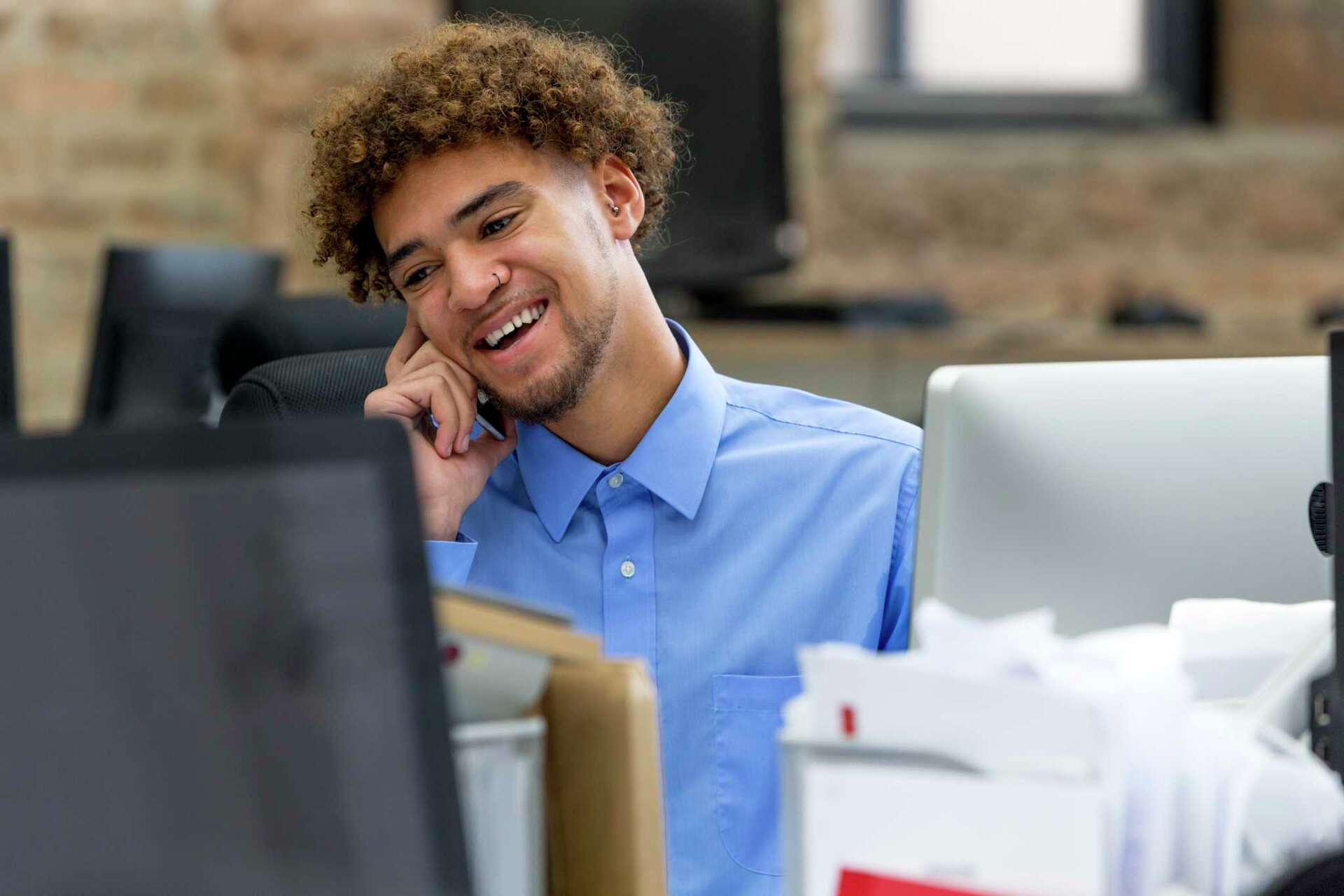 What Are the Duties of a Finance Assistant?