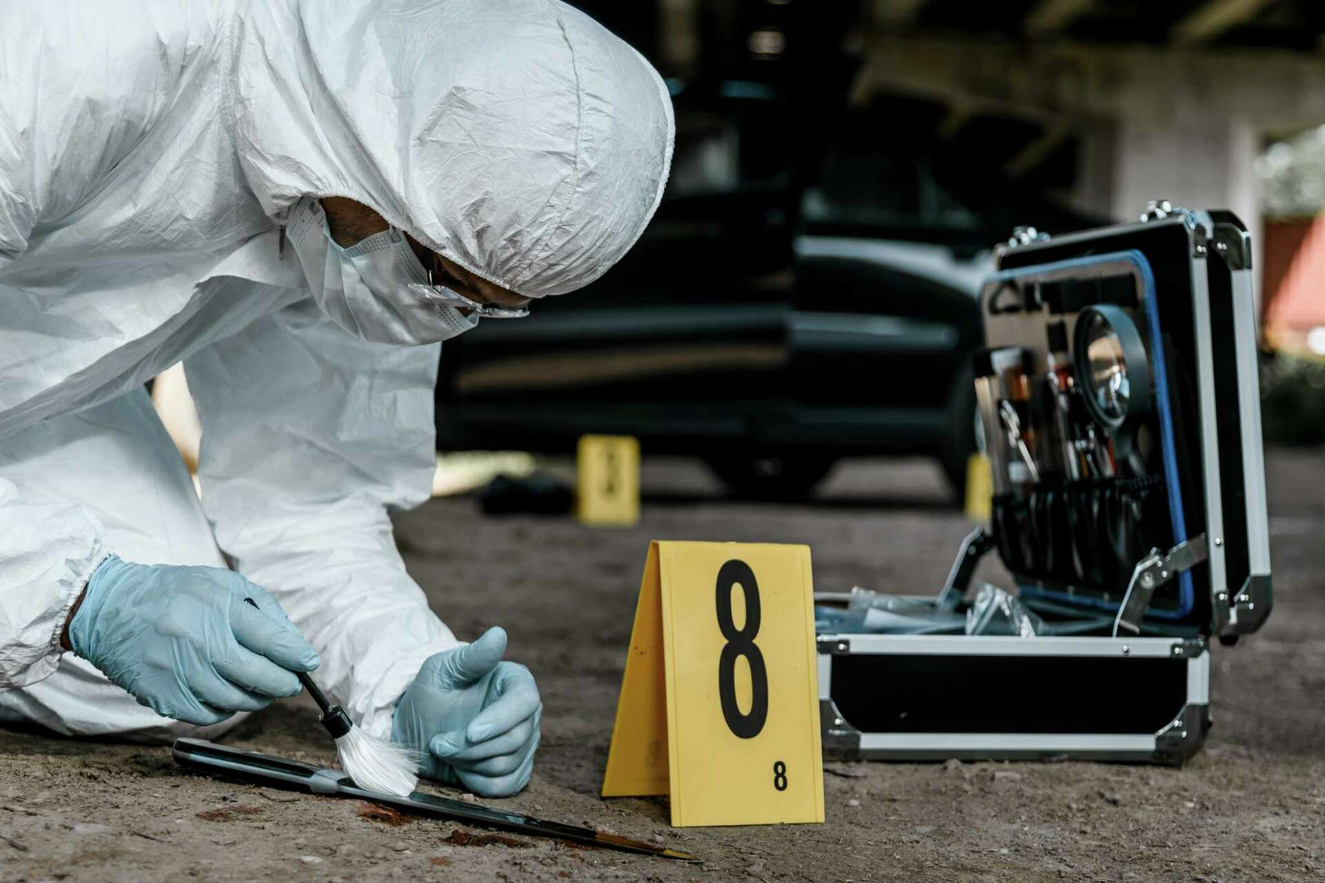 Duties & Responsibilities for a Crime Scene Investigator