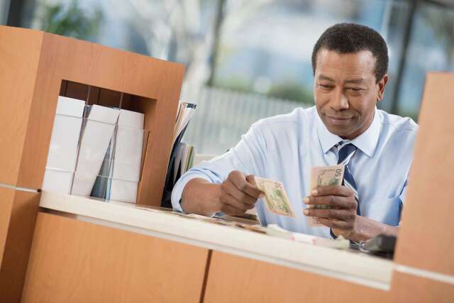 How to Be the Most Efficient Bank Teller
